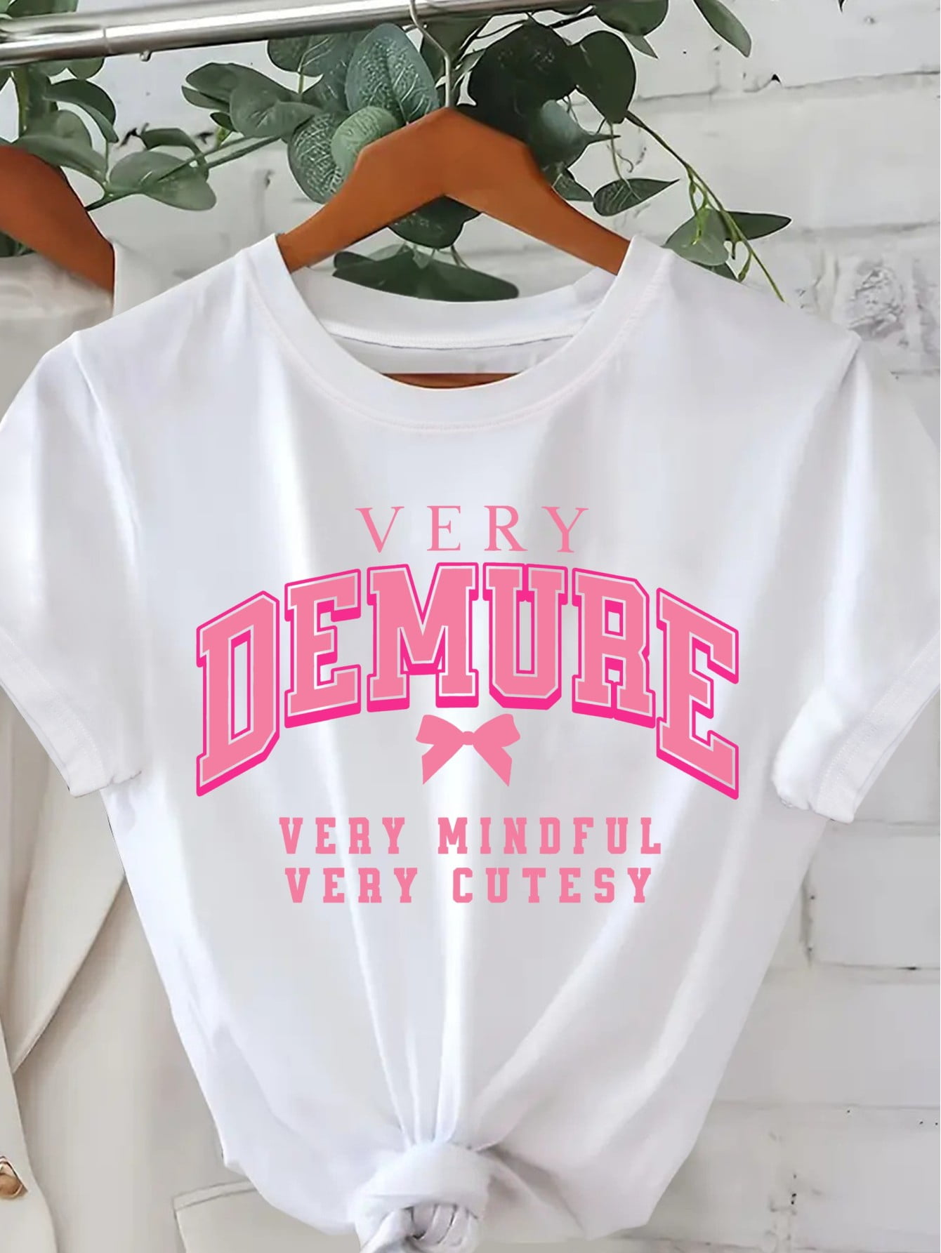 Spring/Summer Fashion Top - Very Demure Print Crew Neck T-Shirt - Short ...