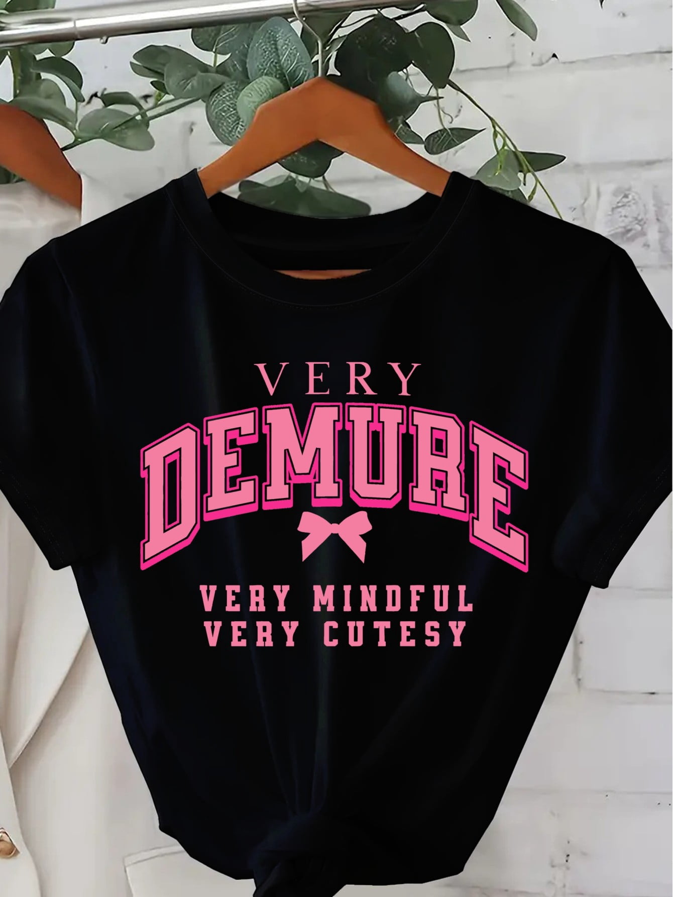 Spring/Summer Fashion Top - Very Demure Print Crew Neck T-Shirt - Short ...