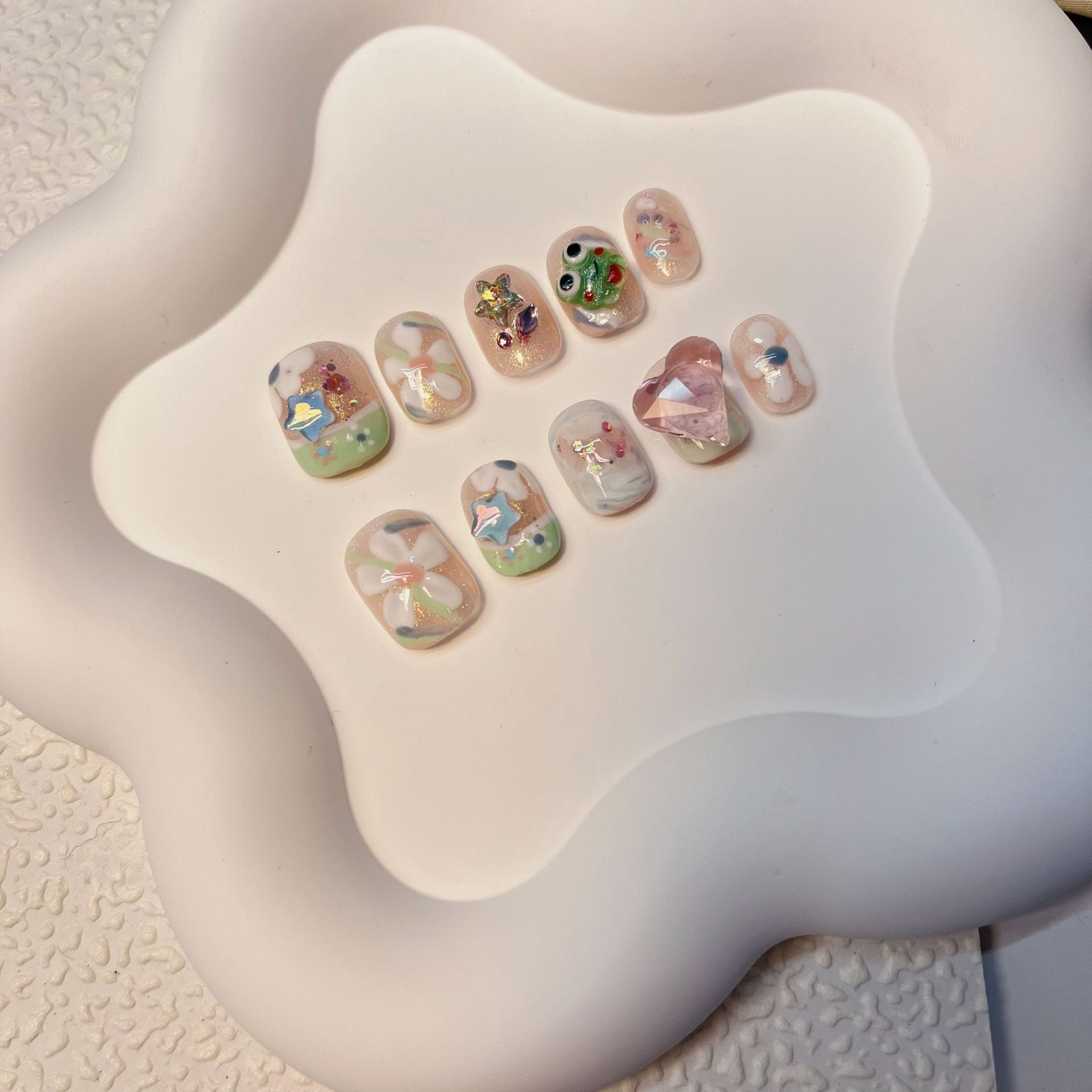 Spring flower cartoon wearing nail cute short nail patch wearing ...