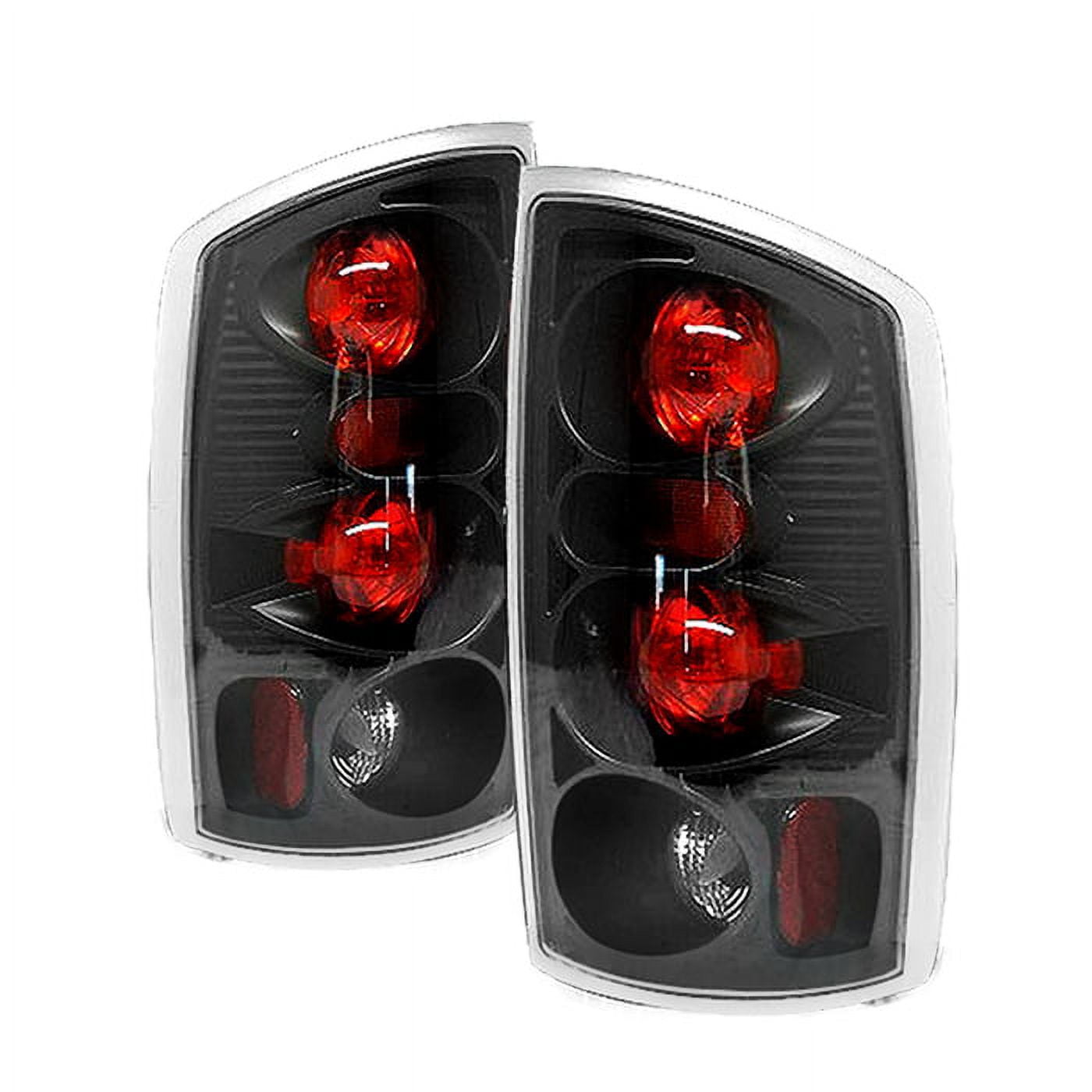 2004 Dodge Ram 1500 Tail Light
