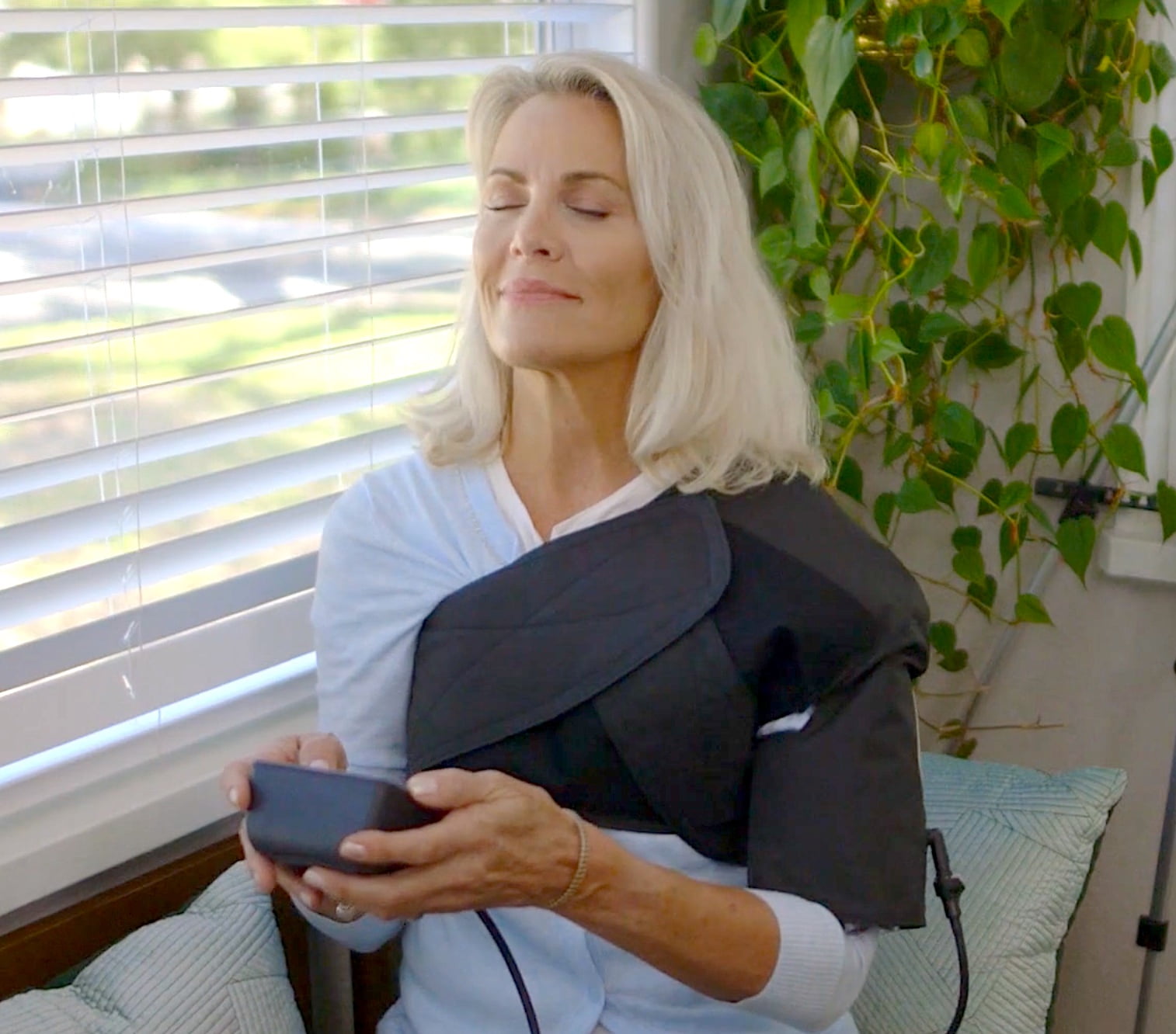 Squid Go Shoulder Cold Compression / Ice Cold Therapy Compress for Left ...