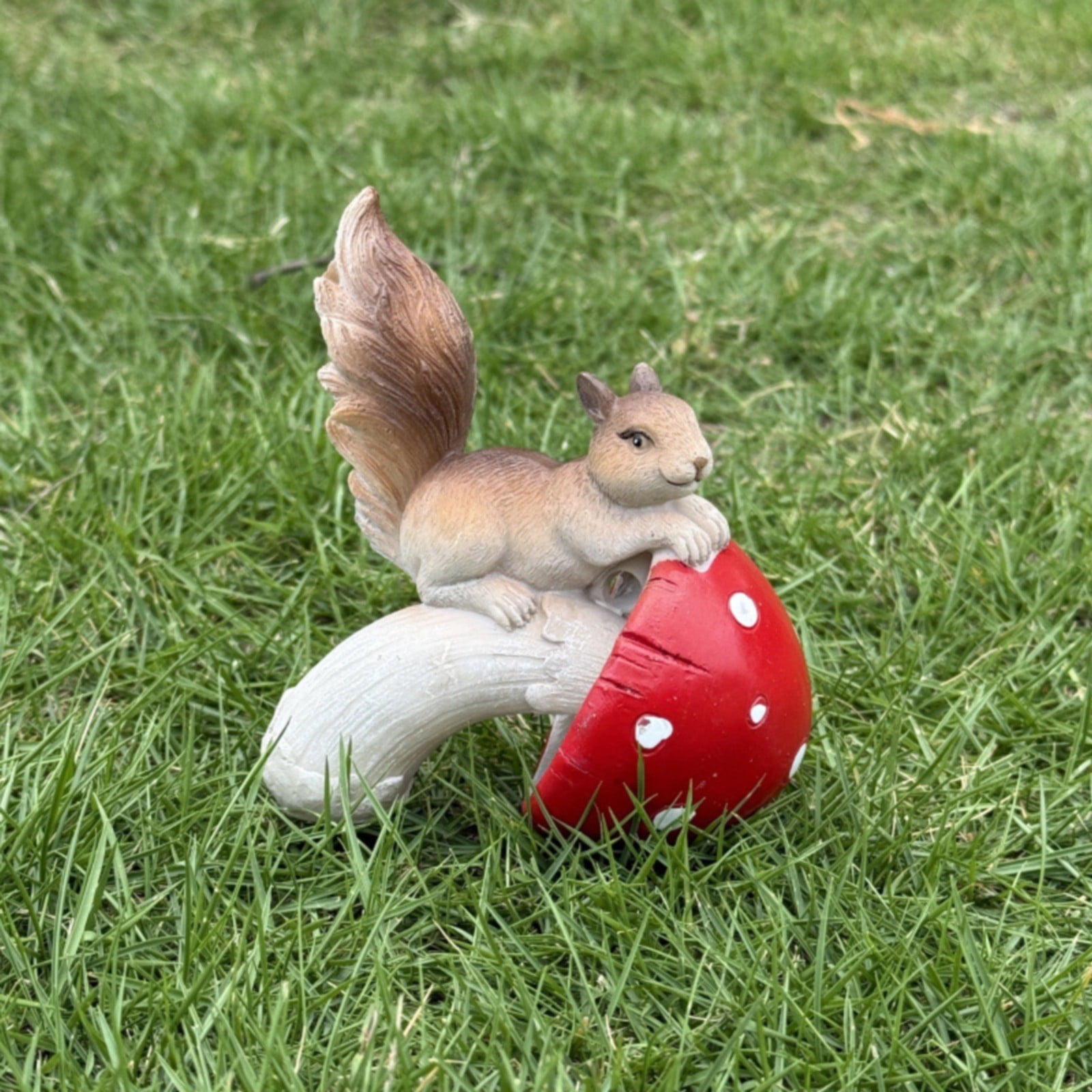 Squirrel Mushroom Resin Statue Ornament Seasonal Sales, Squirrel ...