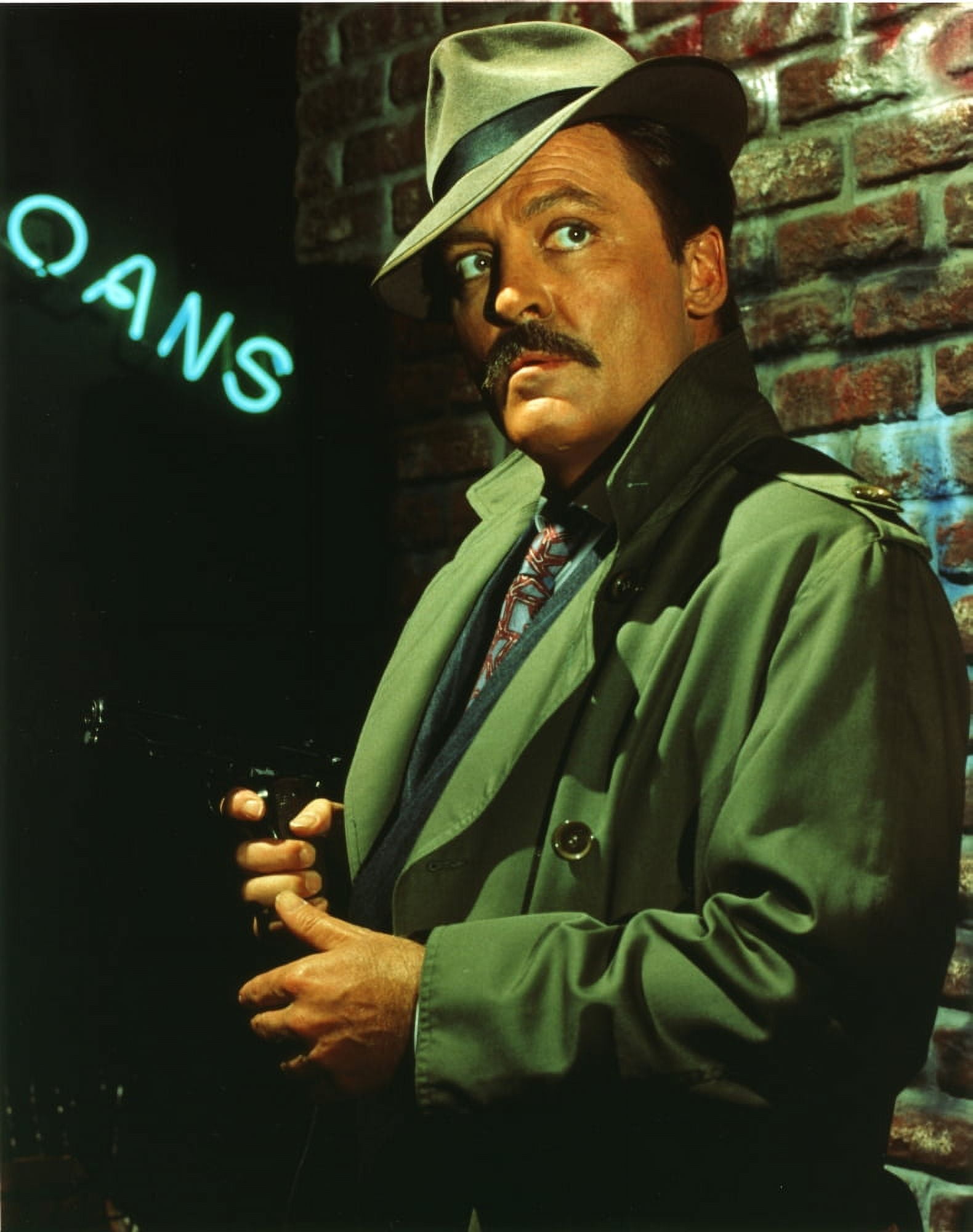 Stacy Keach in Detective Suit Photo Print (8 x 10) - Walmart.com