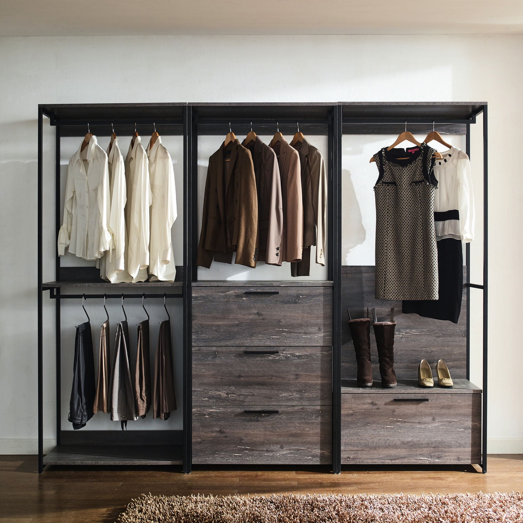 Stain and Scratch Resistant Surface | Walk - in Closet for Daily Use ...