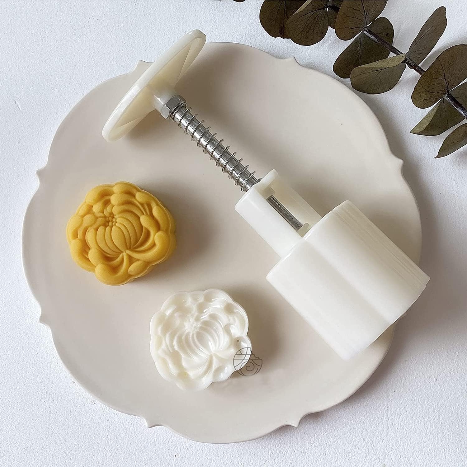 Stamped mid-autumn mooncake press mold, hand-pressed mooncake dessert ...