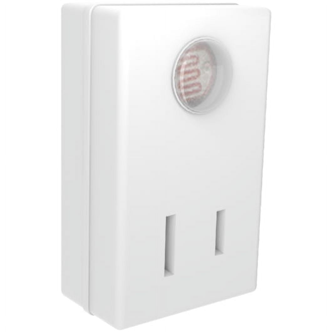 Stanley 32970 Photocell Indoor Plug-In Auto Sensing Socket Adapter ...