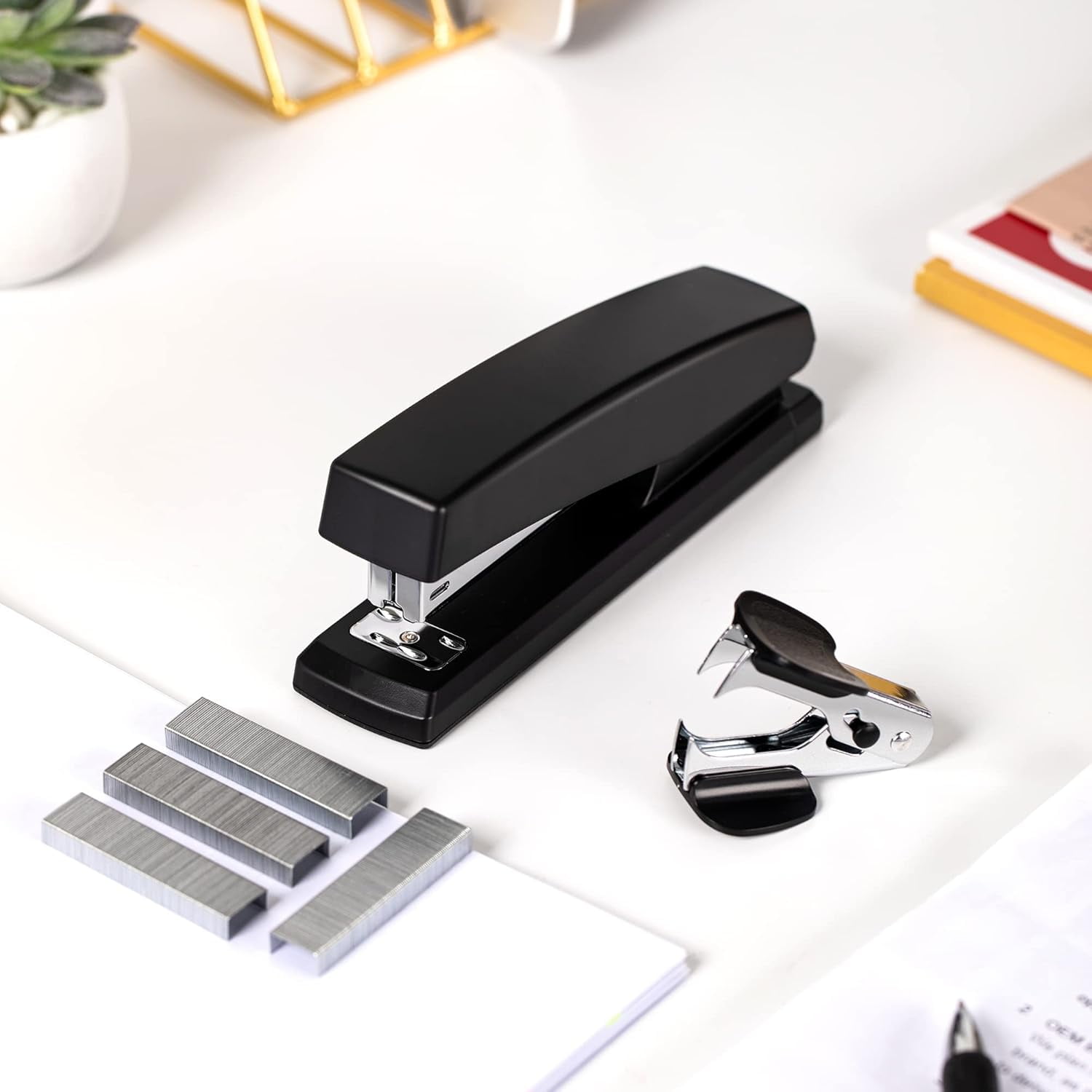 Stapler, Desktop Stapler, Office Staplers, Includes Staples and Staple ...