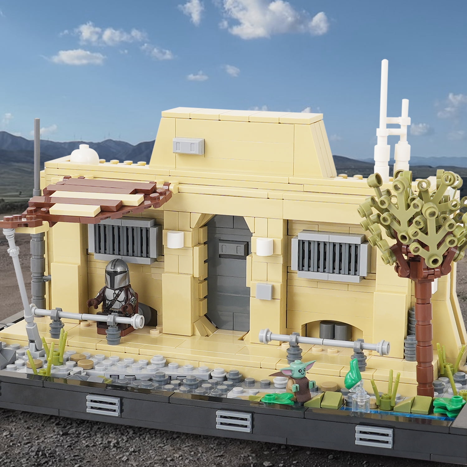 Star Wars Mandalorian with Grogu & Mandalorian House Building Block ...