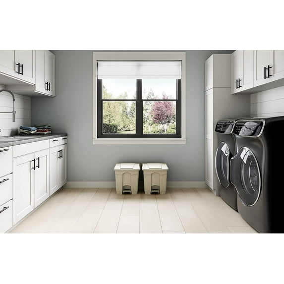 Step On Plastic with Foot Pedal, 8 Gallon Garbage Can for Kitchen ...