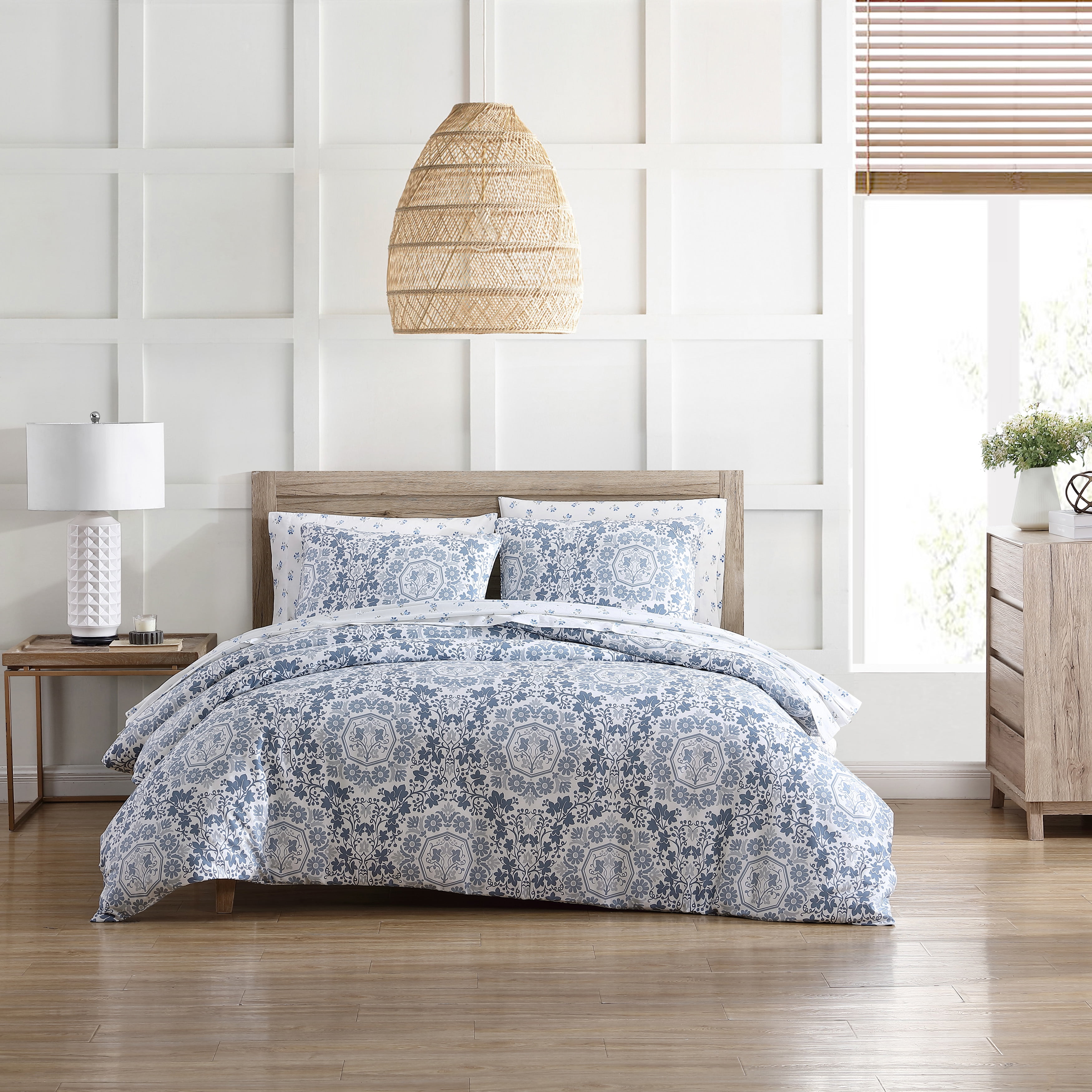 Stone Cottage Caldecott Cottage 230 Thread Count White Floral Patterns ...