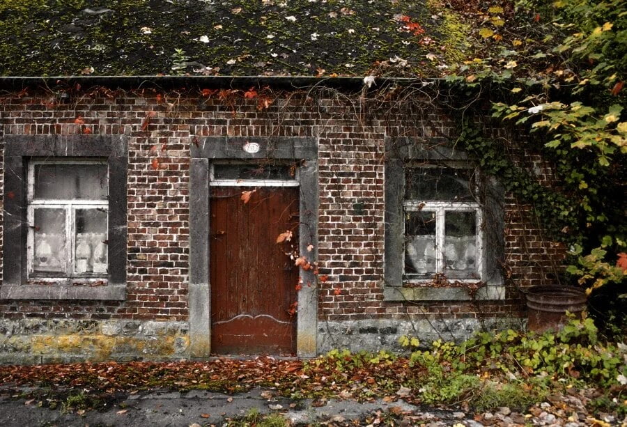 Stone House Photo Backdrop Green Grass Flowers Photography Background ...