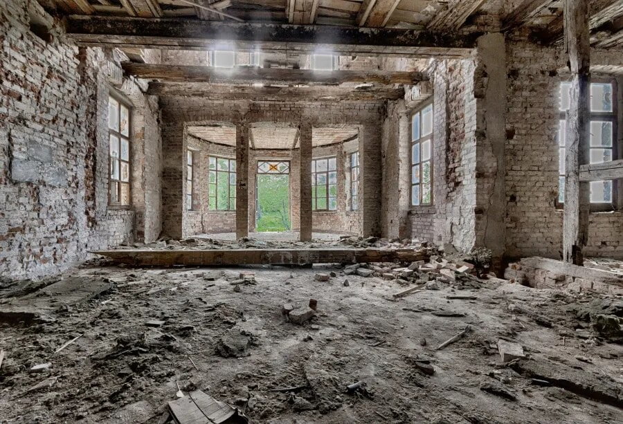 Stone House Photo Backdrop Green Grass Flowers Photography Background ...