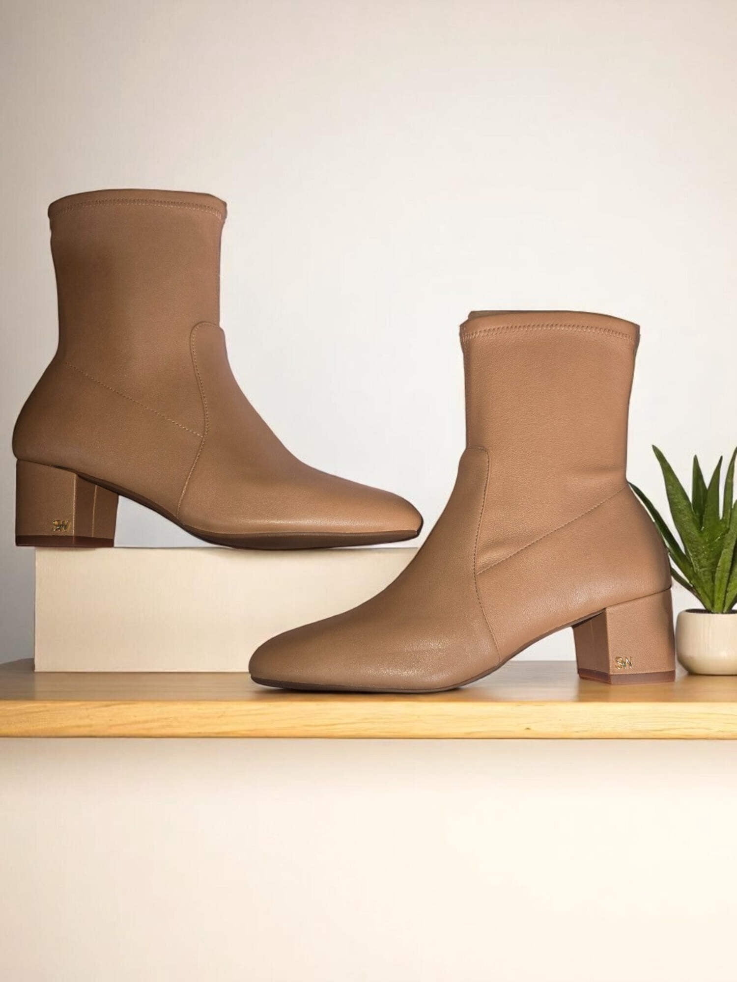 Stuart Weitzman Shoes, Pearl Dancer, Sofia 50 Stretch, Tammy Crystal ...