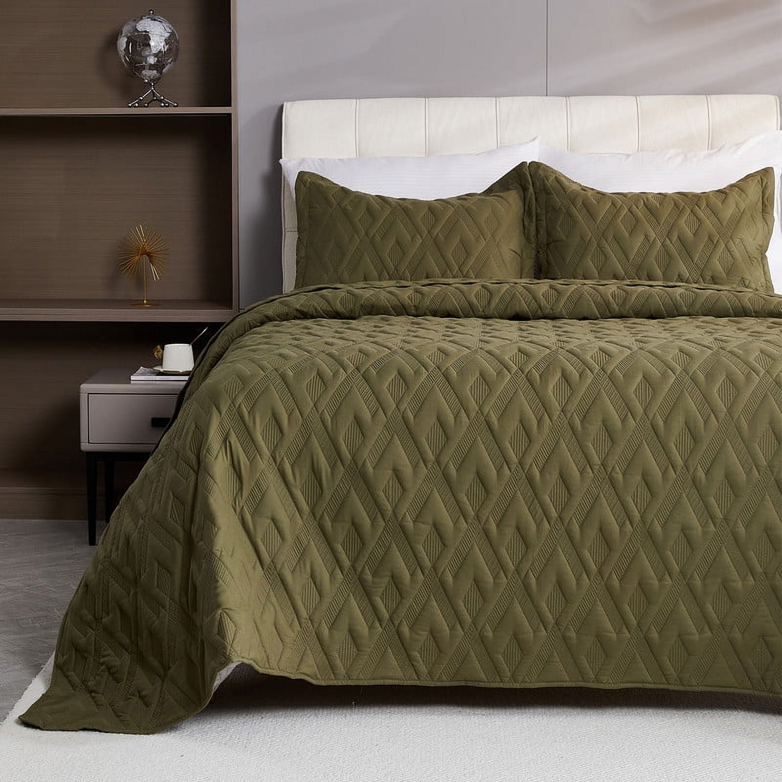 Stylish Solid Color Diamond Pattern Quilt Bedding Set with Shams ...