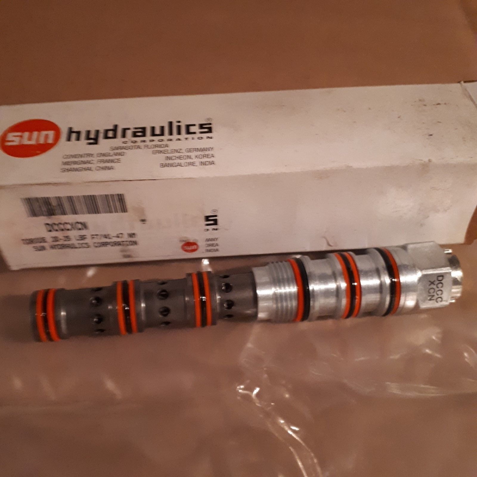 Sun Hydraulics DCCD-XCN Cartrdige Valve 4-way, 2-position, pilot-to ...