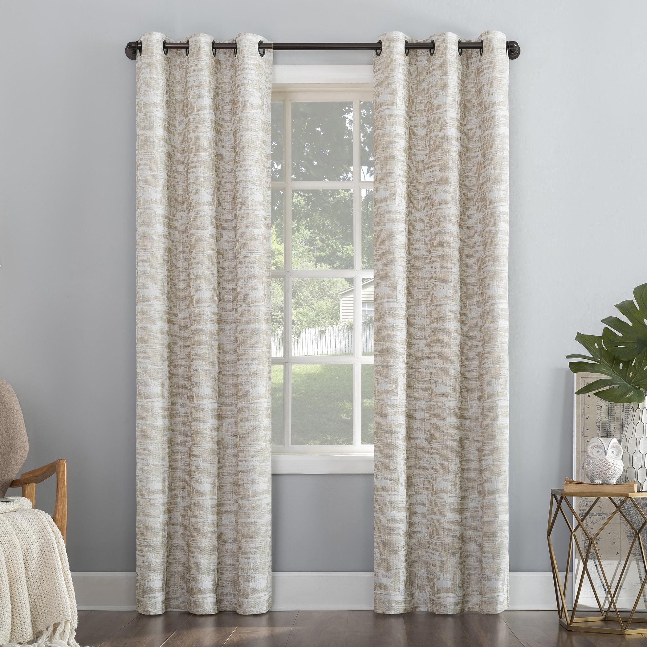 Sun Zero Parrish Distressed Grid Thermal Extreme 100% Blackout Grommet Curtain Panel, 40"W x 63 ...