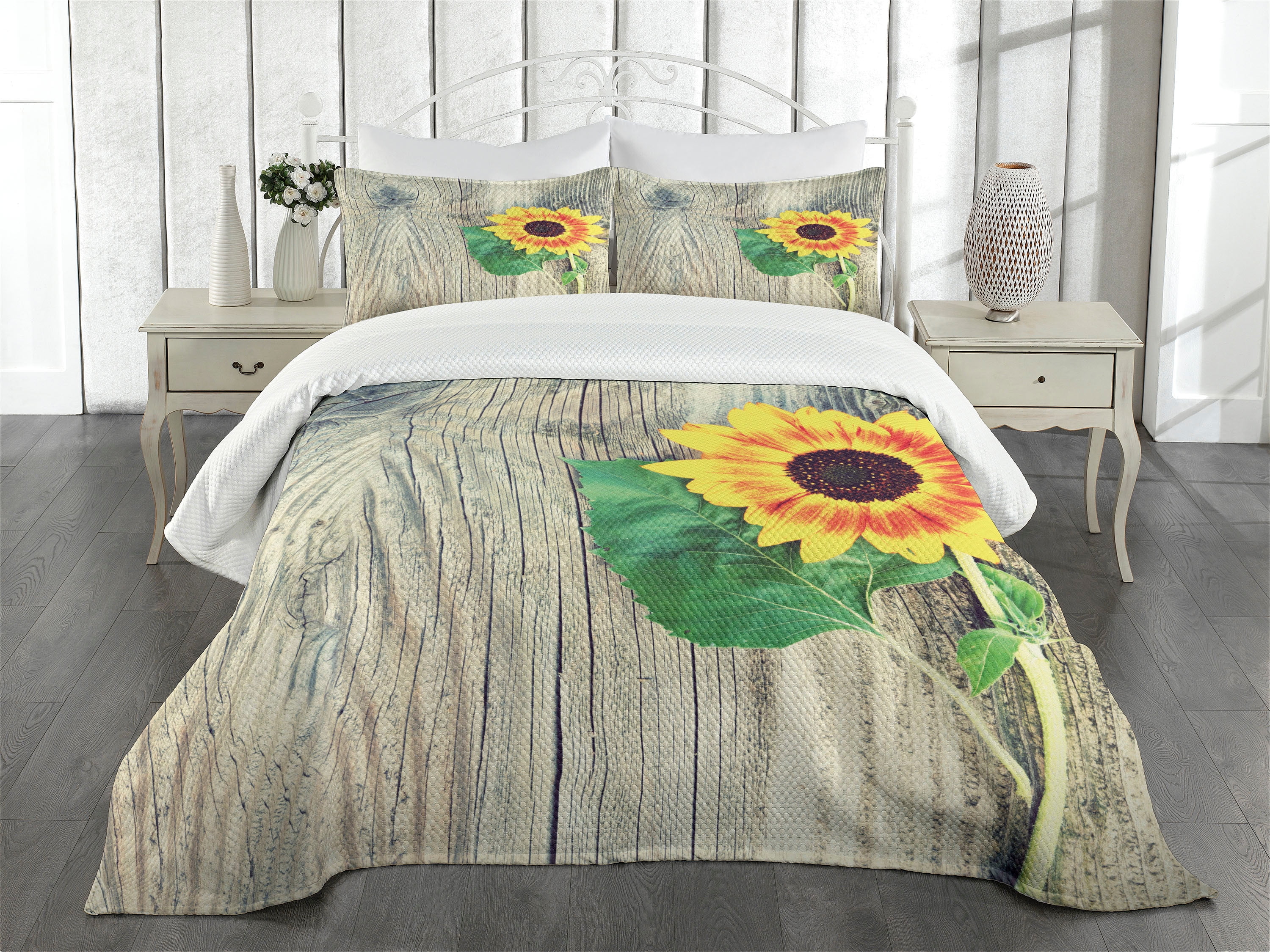 Sunflower Bedspread Set King Size, Sunflower on Wooden Old Board ...
