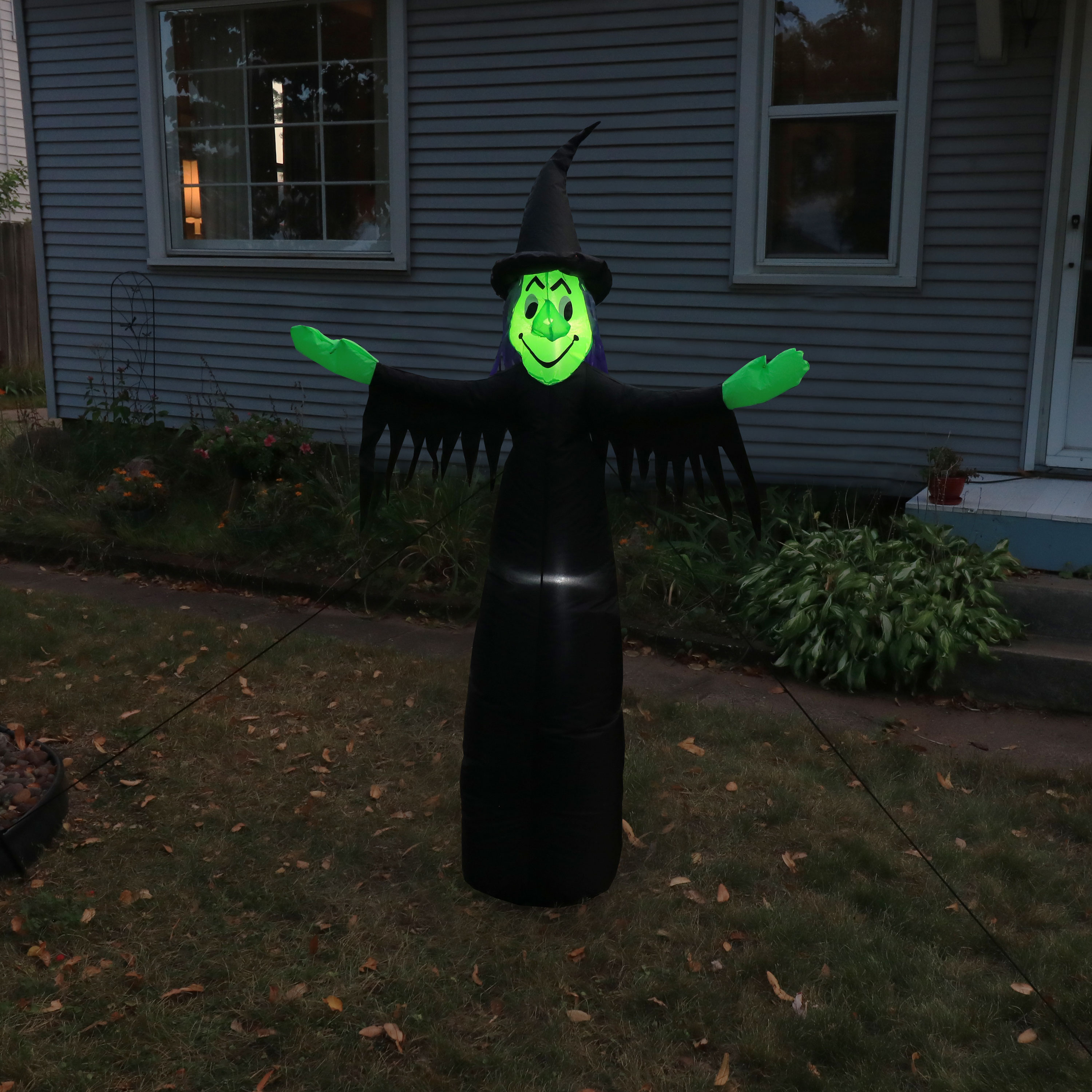 Gemmy 58614 Giant Airblown Wicked Witch Halloween Inflatable, Multicolored - Walmart.com