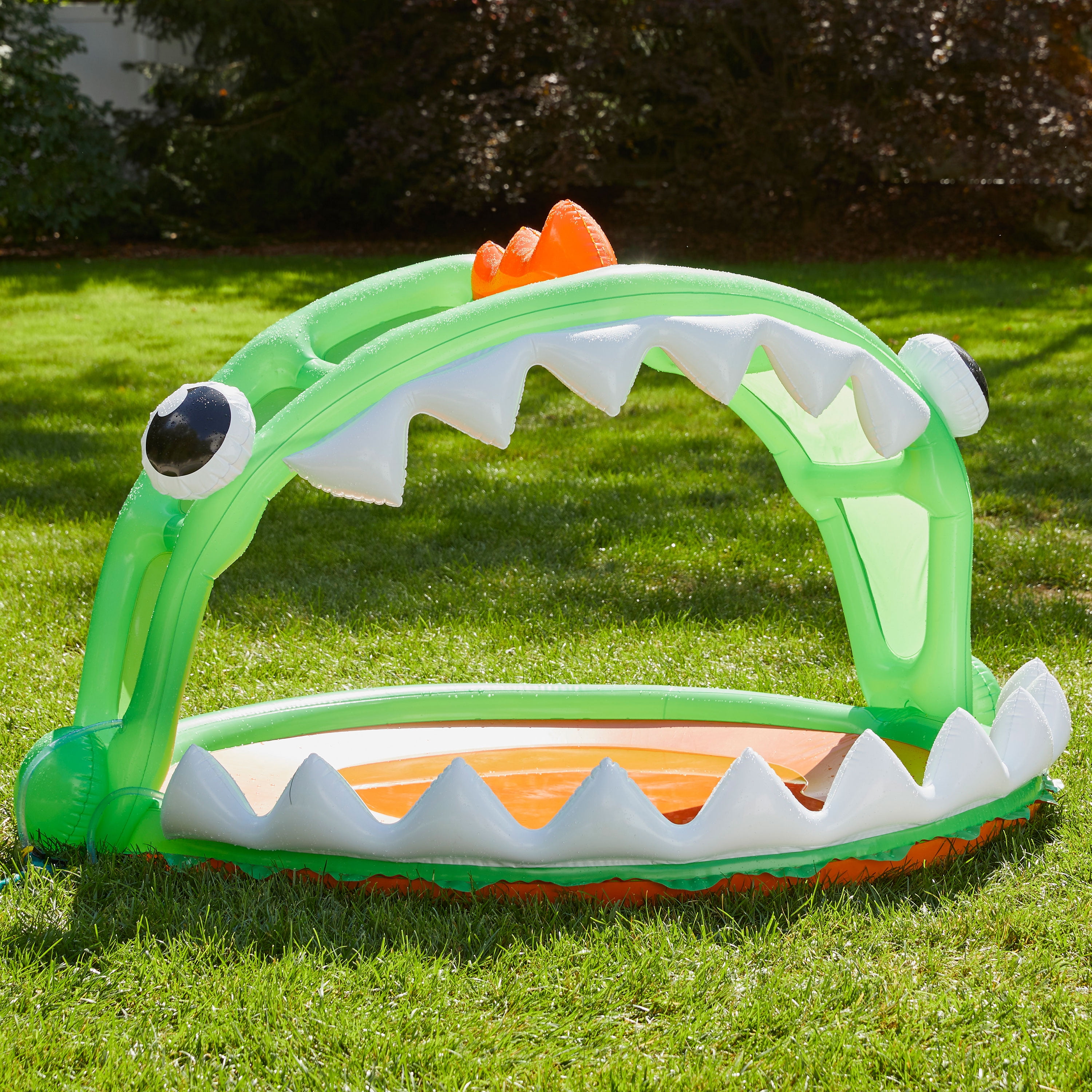 Sunsmart Mega Piranha Shade N' Splash Sprinkler and Splash Pad 5.5 ...