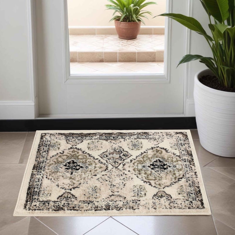 Superior Mayfair Distressed Damask Indoor Area Rug, 2' x 3', Ivory ...