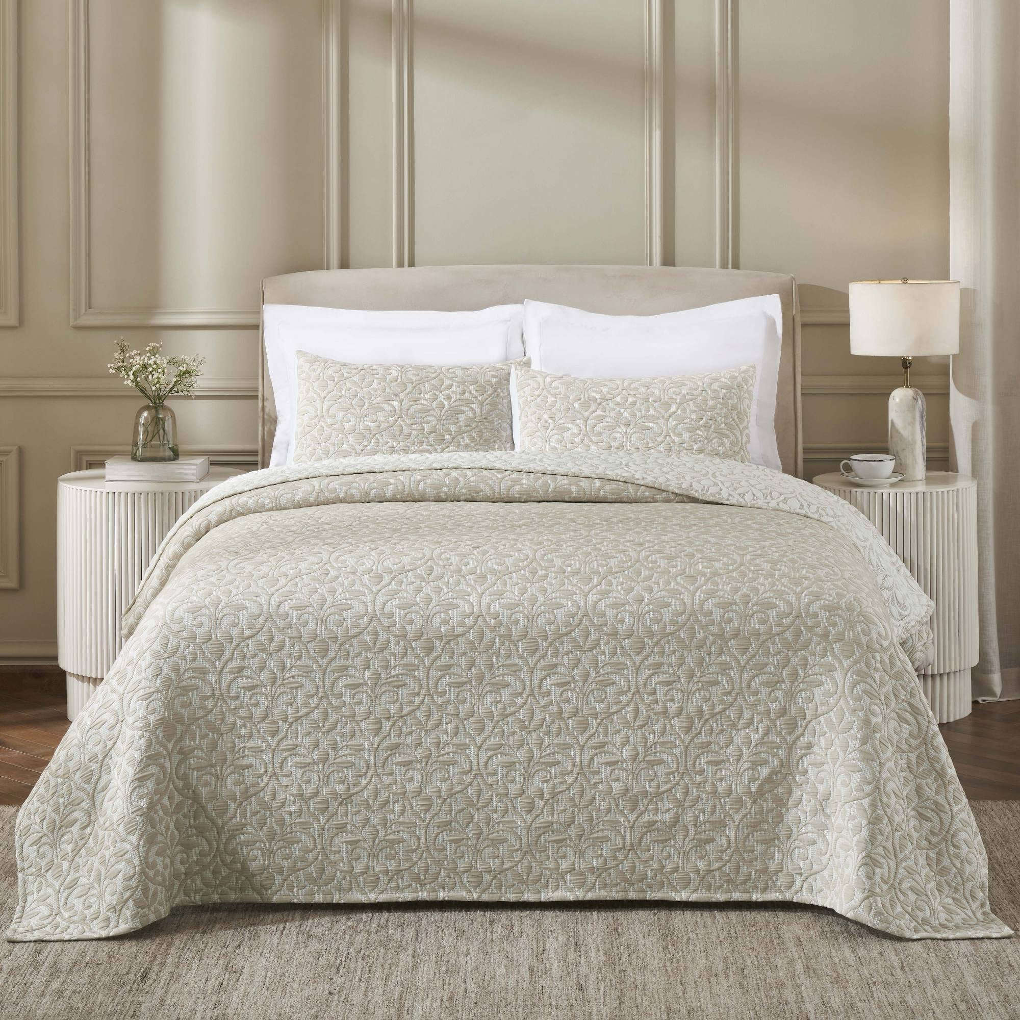 Superior Vineyard Cotton Blend Matelasse Coverlet, Queen, Beige ...
