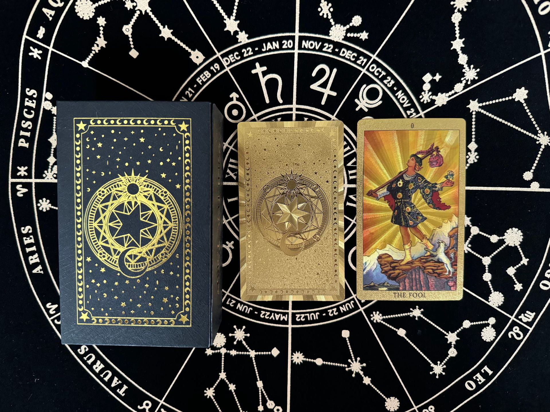 Supply gold foil tarot card Carlo card tower book tarot color printing ...