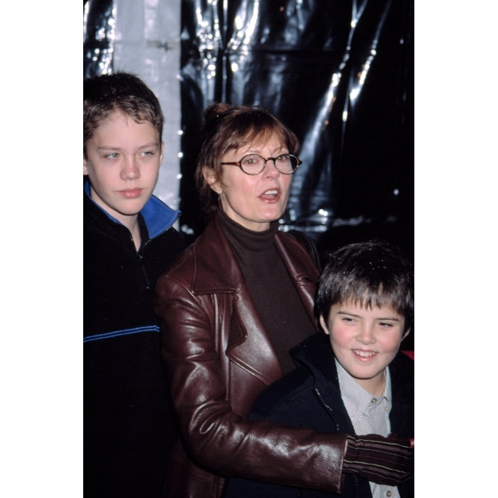 Susan Sarandon With Her Sons At Premiere Of Lord Of The Rings The Two ...
