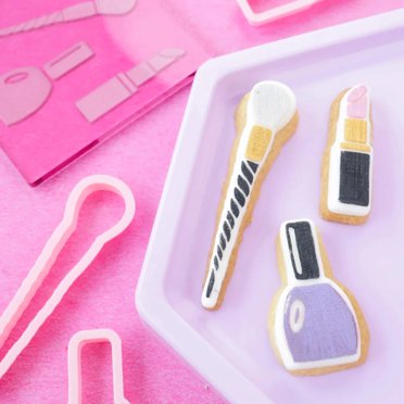 Schylling Girl Talk Locker with Magnets Dollhouse Accessory, Plastic ...