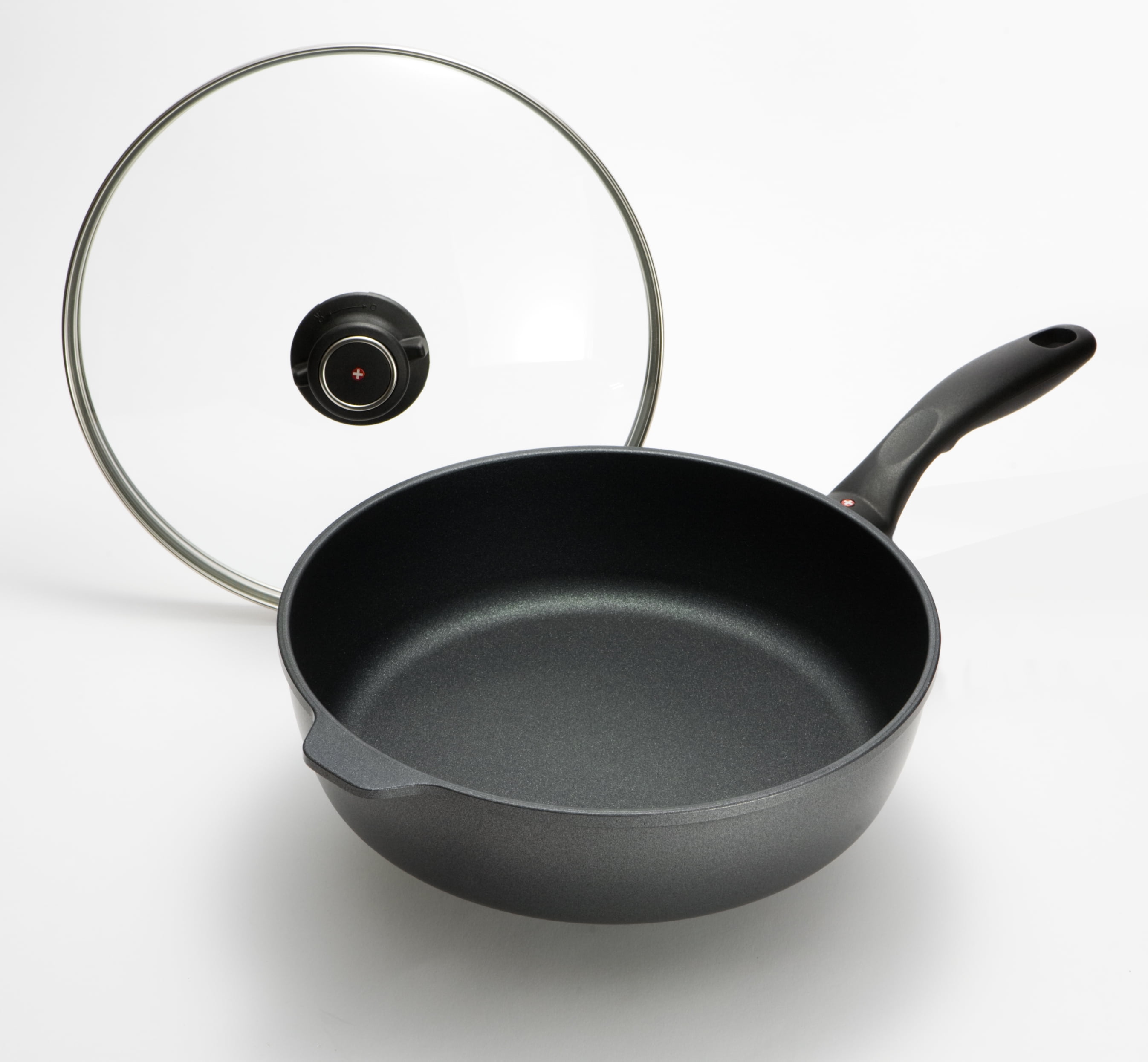 Swiss Diamond 4.3 qt (11") Induction Nonstick Sauté Pan w/Lid | HD ...