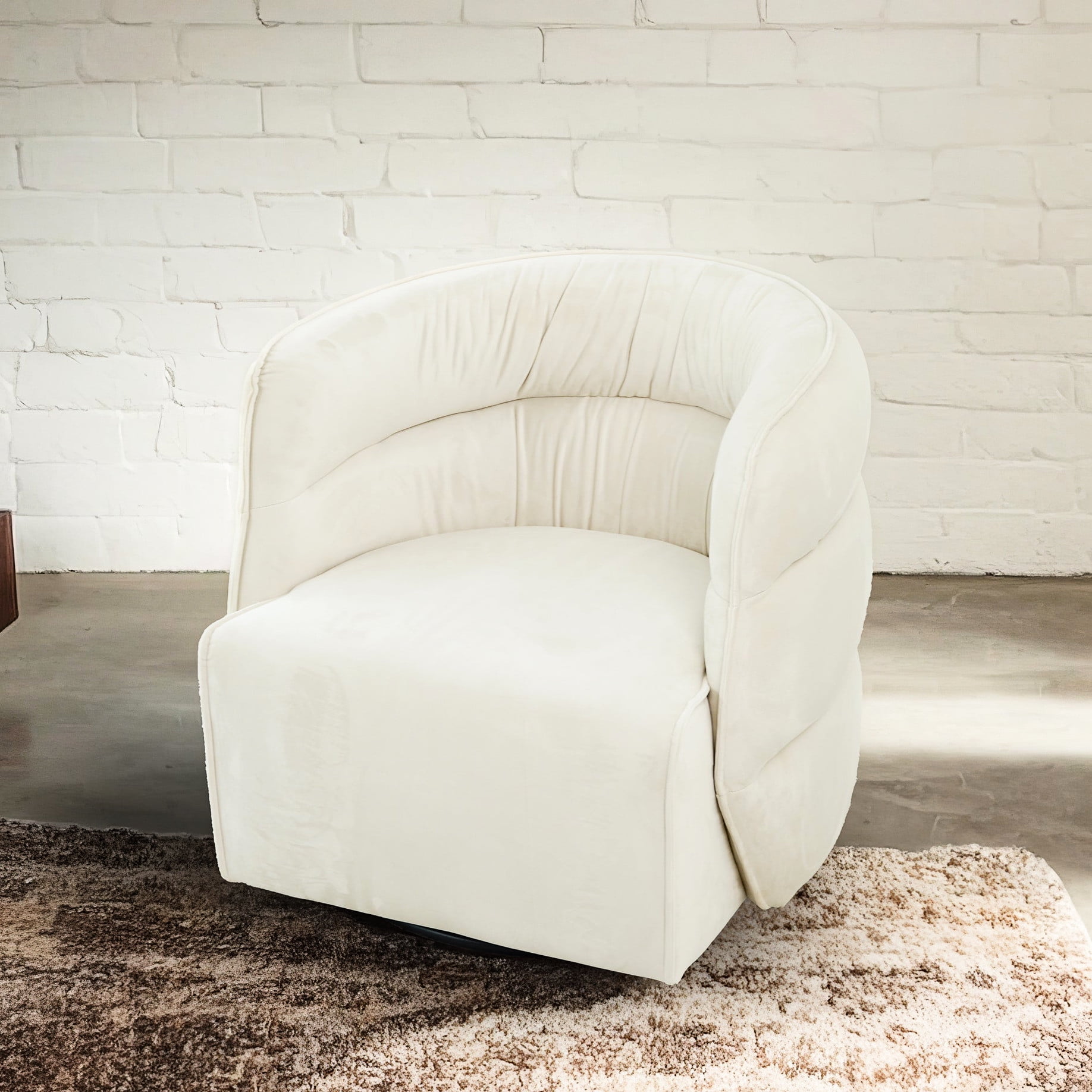 Swivel Chair | Blending Retro and Modern Styles | Velvet Upholstery ...