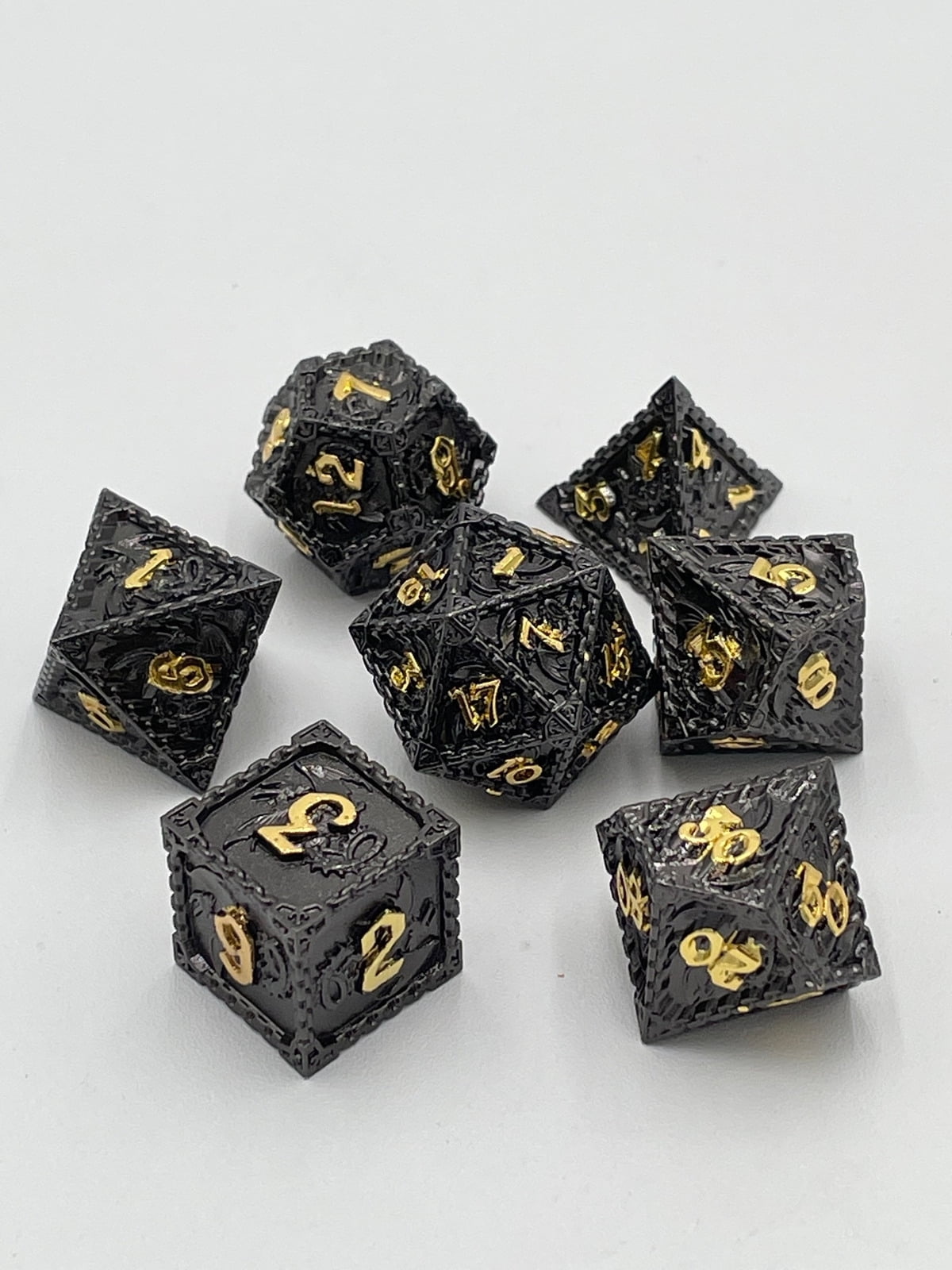TEG - 7 Black w/ Gold Chained Dragon Metal Polyhedral Dice - Walmart.com