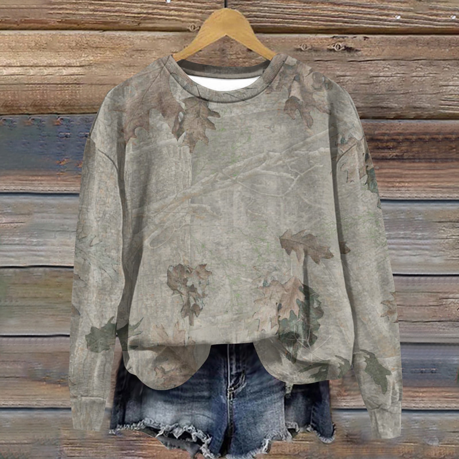 Tqwqt Womens Camo Sweatshirt Maple Leaf Print Oversized Long Sleeve