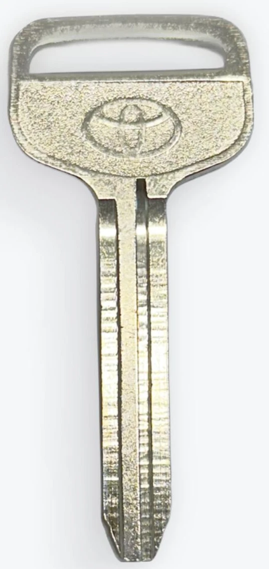 TR47 - X217 - Toyota - Metal Key Blank - Walmart.com