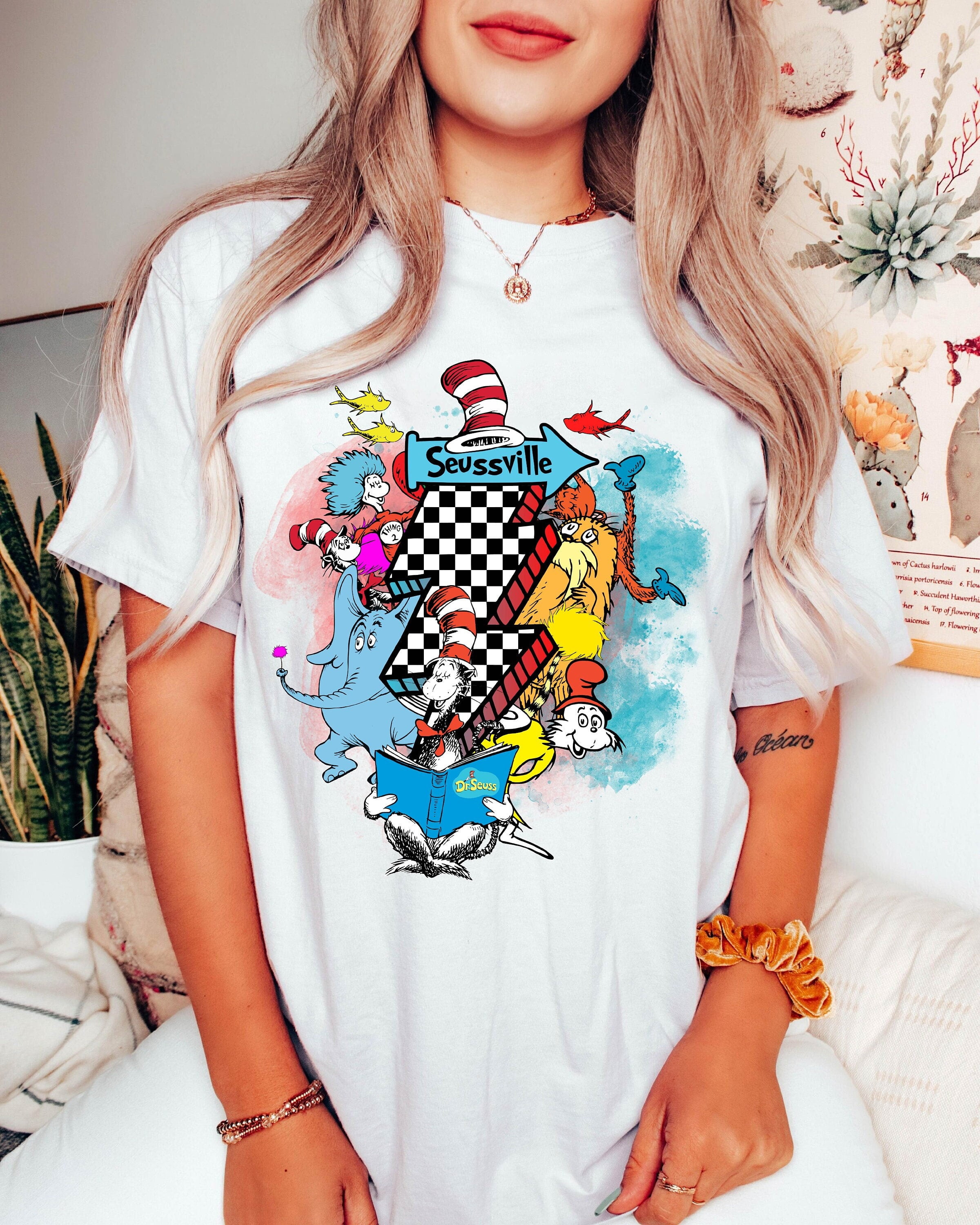 TSHIRT-Retro Dr Suess , Cat in The Hat , Dr Suess Day , Read Across ...