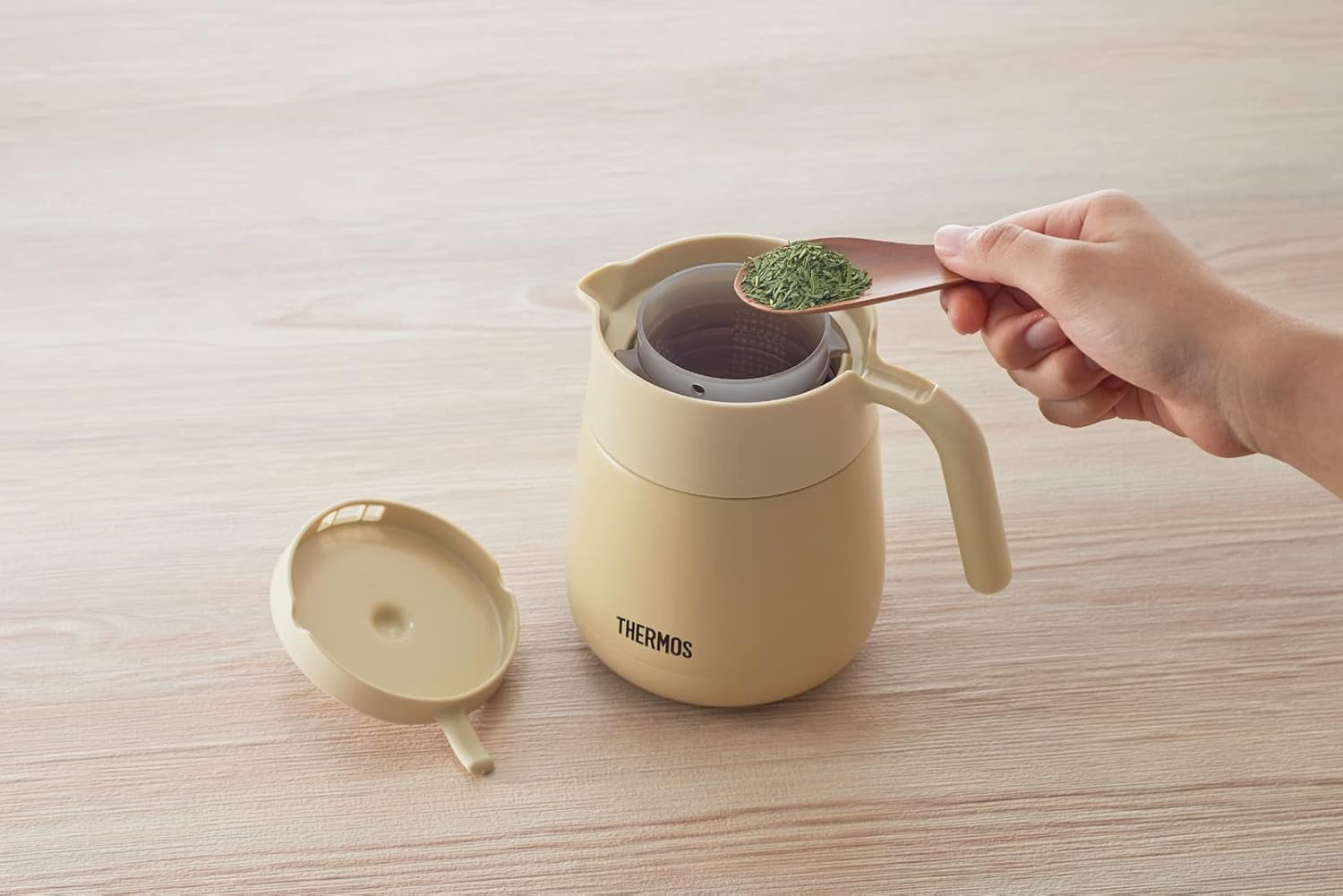 TTE-700 BW Vacuum Insulated Teapot with Strainer 23.7 fl oz (700 ml ...
