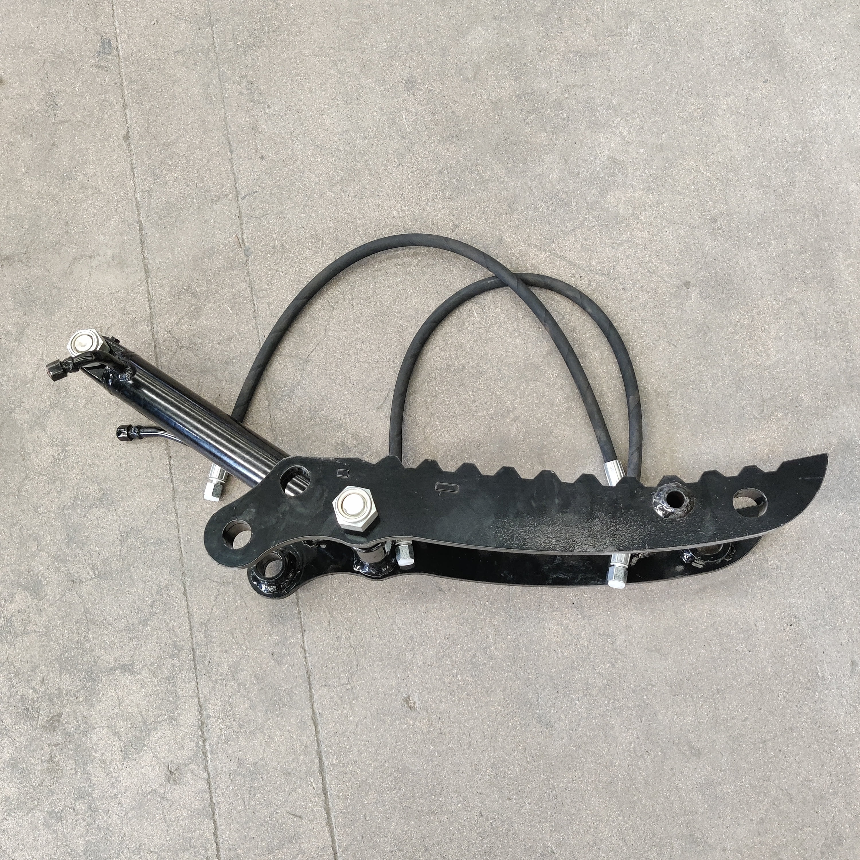 TYPHON Budget Style Hydraulic Thumb Clip Attachment for Mini Excavators ...