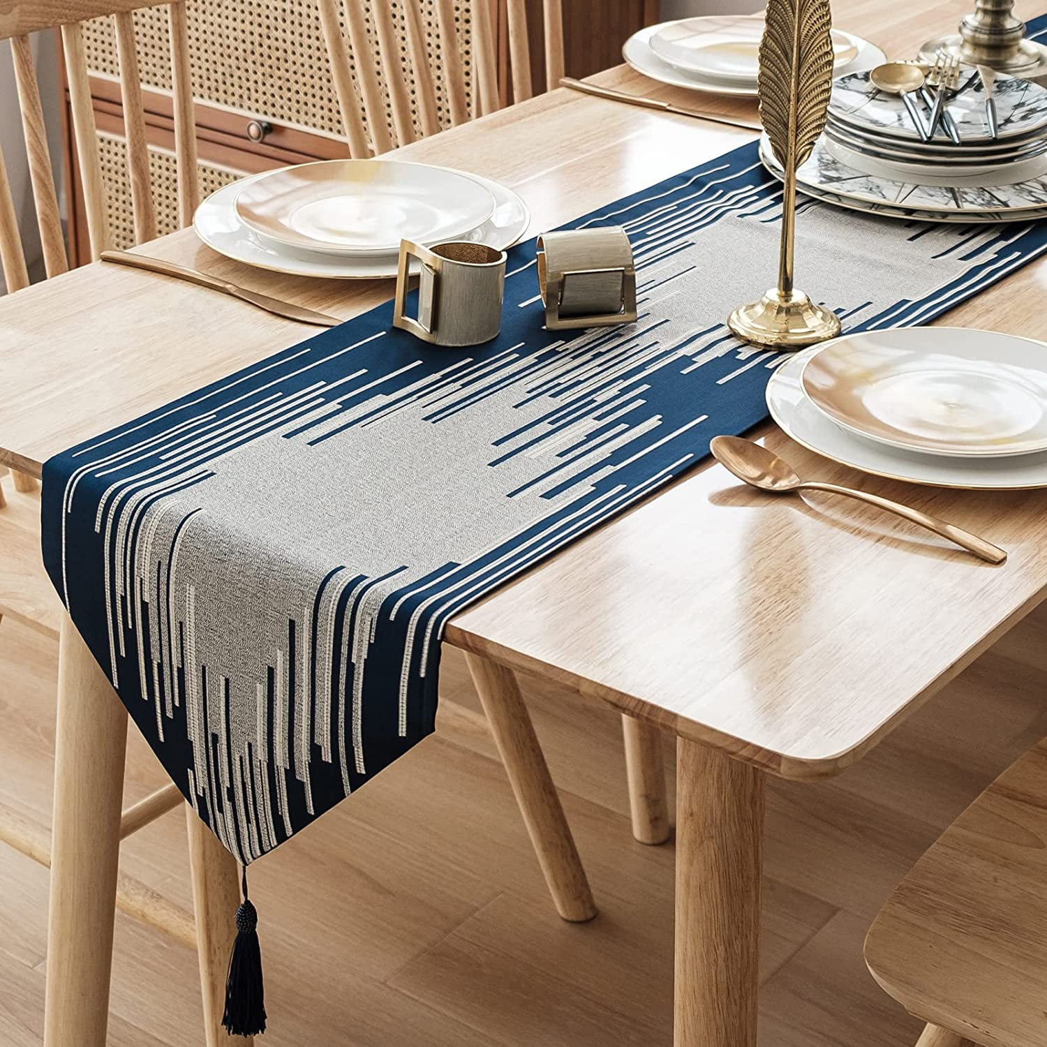 Table Runner with Tassel 30x180cm - Luxury Table Runner for Dining Room ...