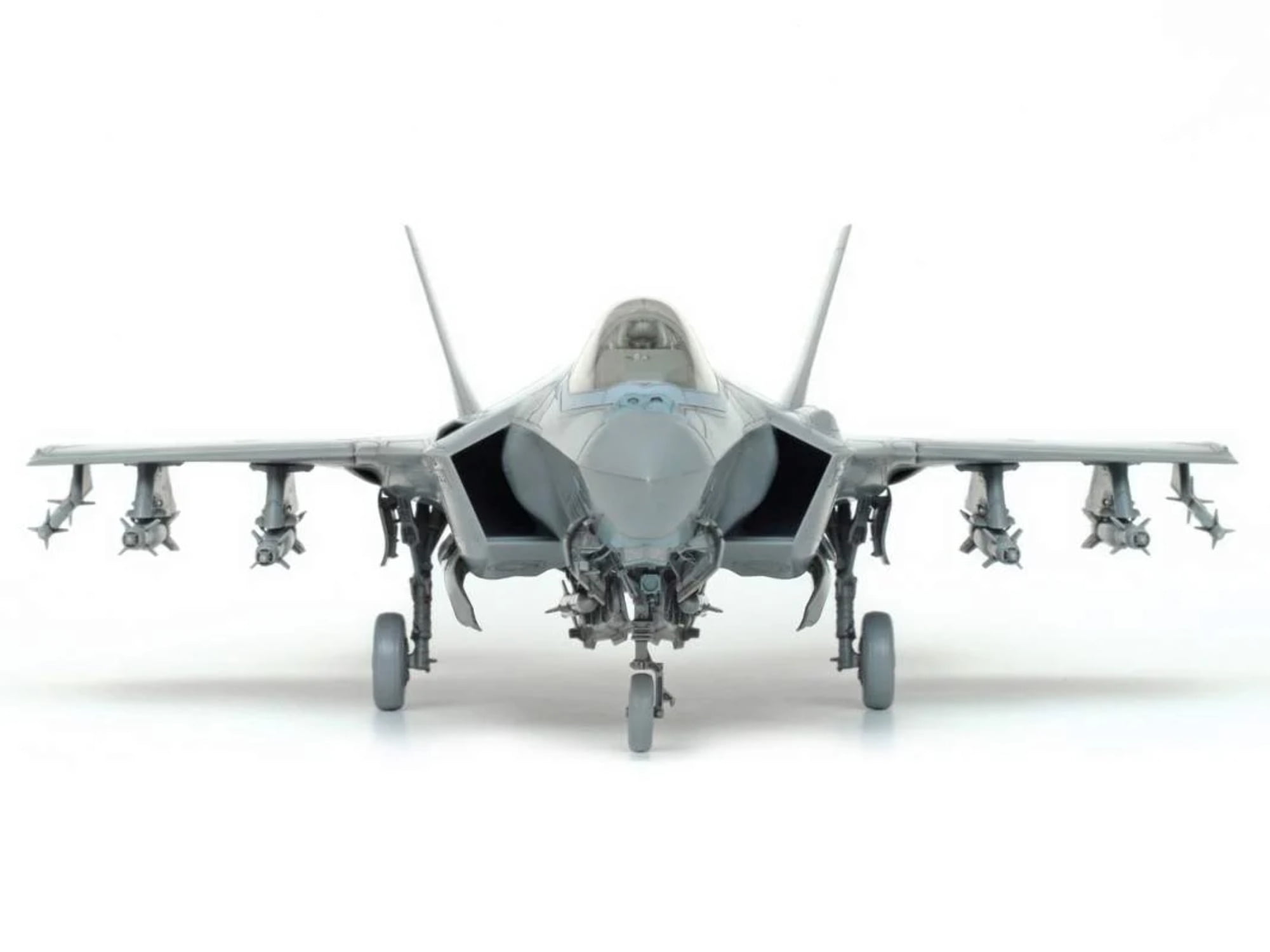 Tamiya Lockheed Martin F-35 A Lightning II Plastic Model Kit, 1/48 ...