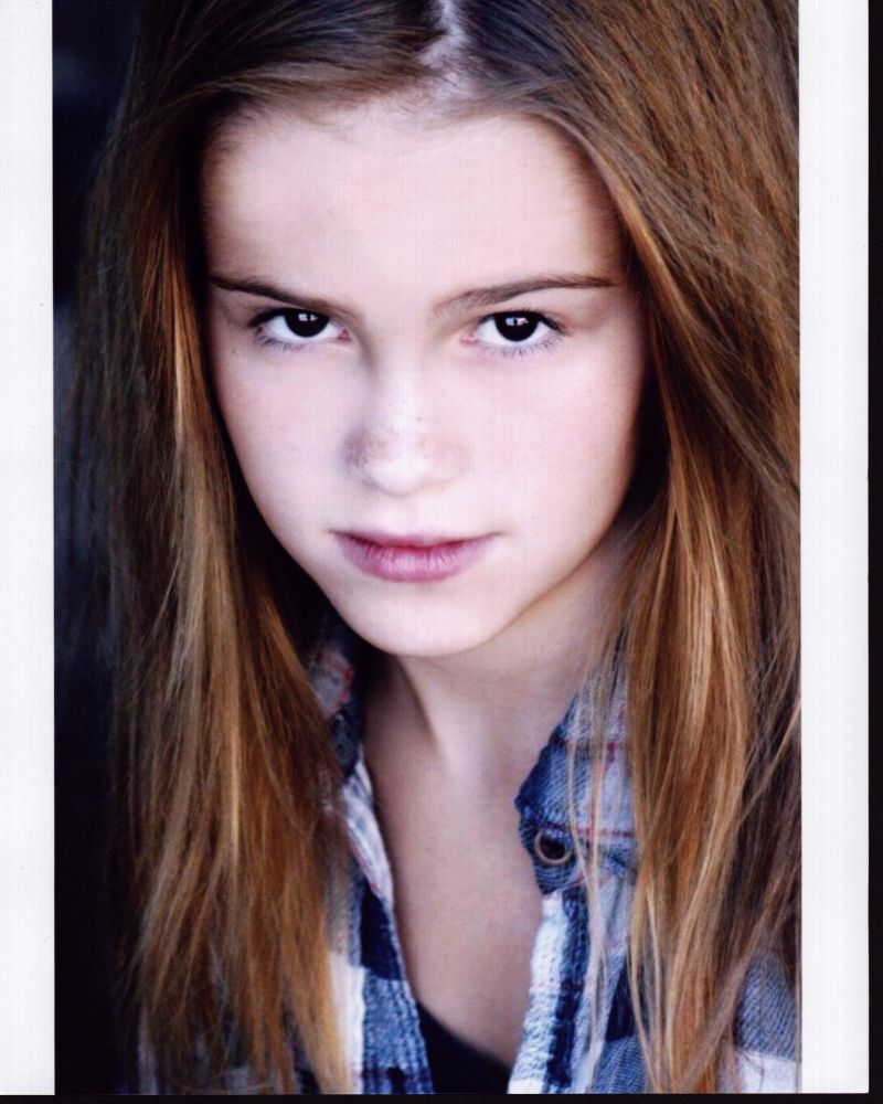 Taylar Hender Headshot In Plaid Shirt Photo Print (8 x 10) - Item ...