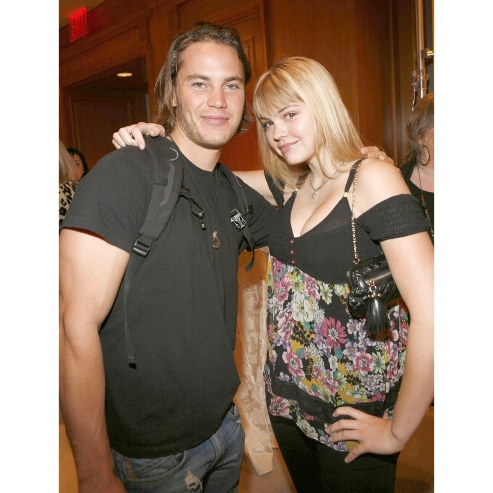 Taylor Kitsch Aimee Teegarden Inside For Day 2 - Lucky Club Gift Lounge ...