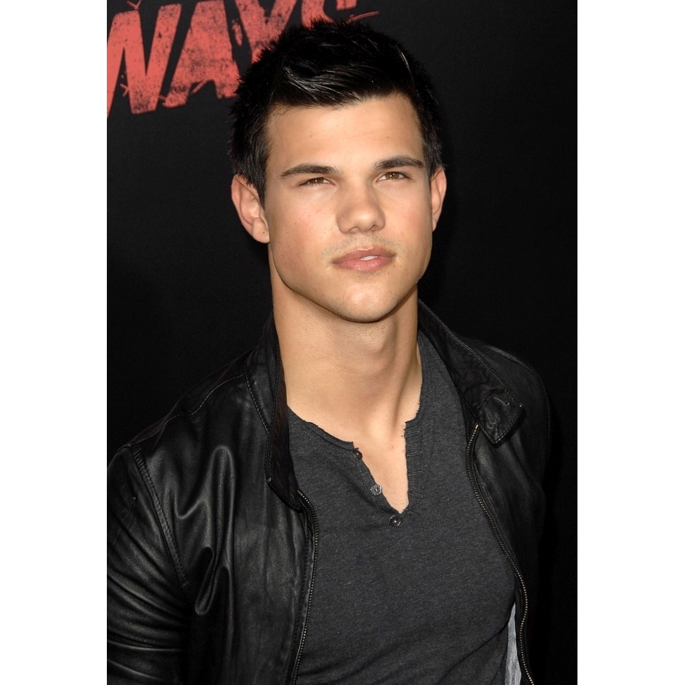 Taylor Lautner At Arrivals For The Runaways Premiere Arclight Hollywood ...