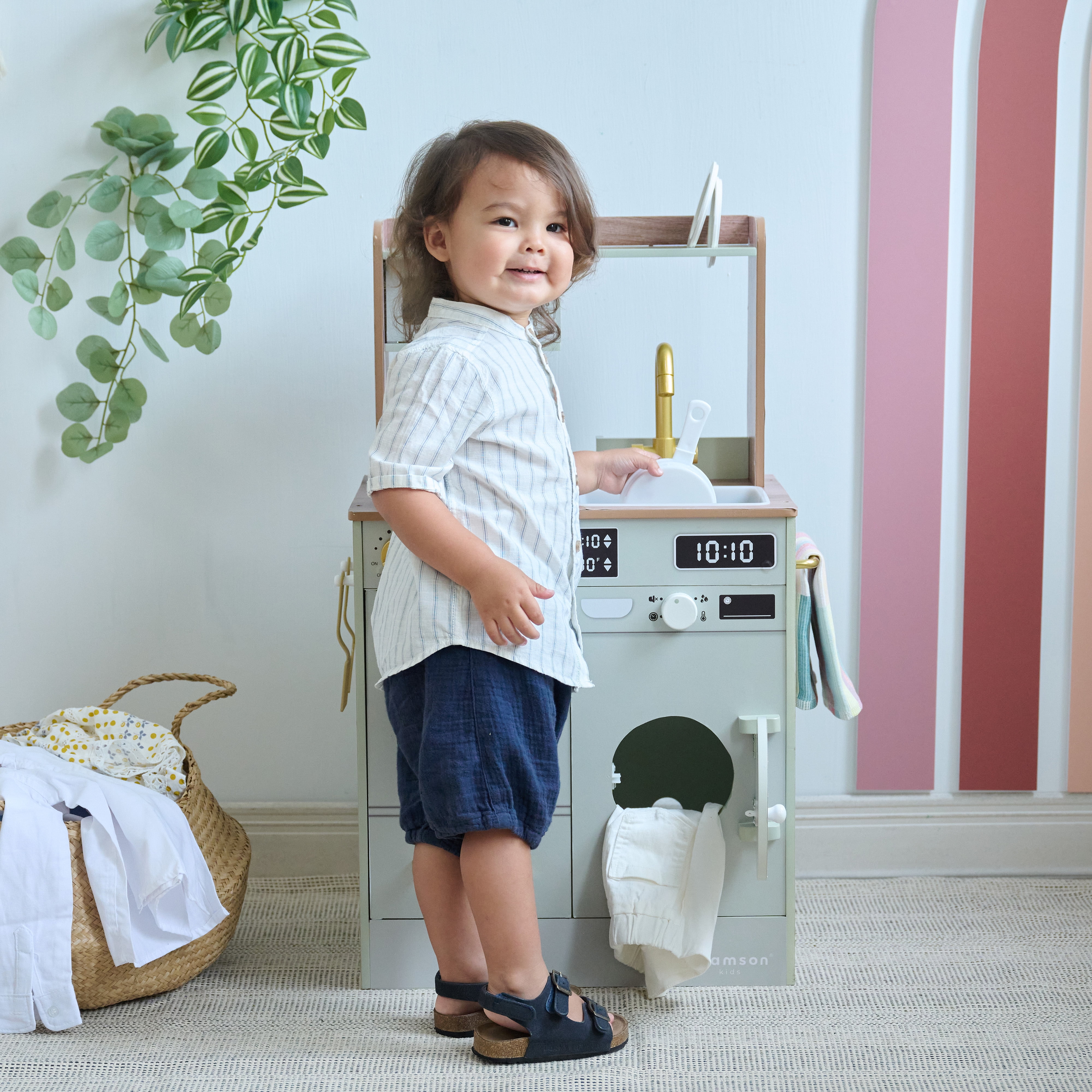 Teamson Kids Little Chef Lake Tahoe Smart Play Kitchen with Washing ...