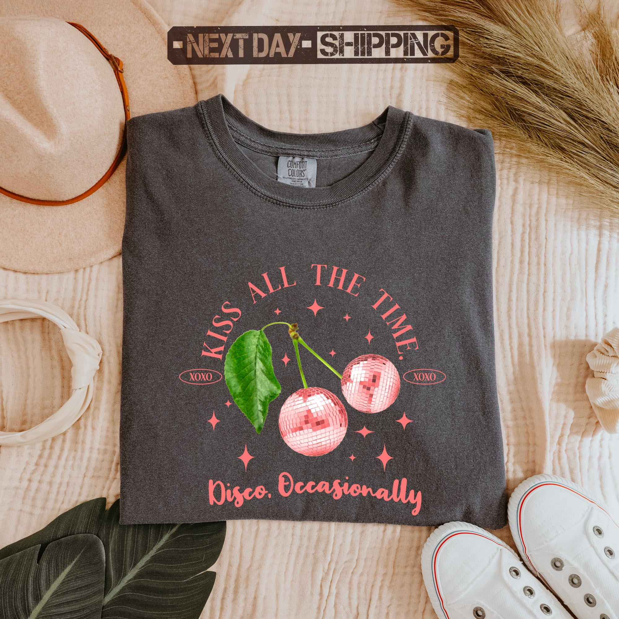 Teeso Graphic T-Shirt, Kiss All The Time Disco Occasionally Print ...