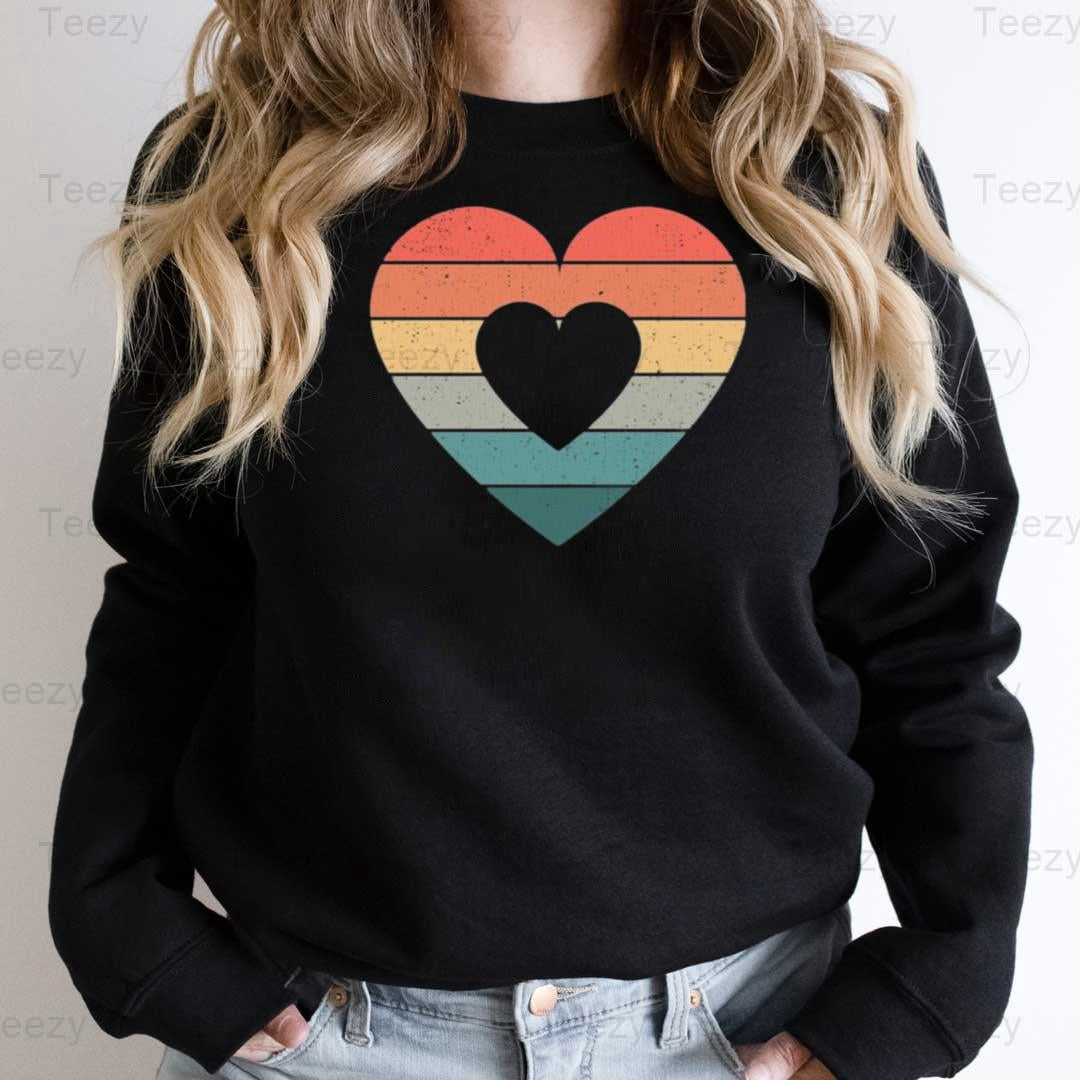 Teezy83 Simple Vintage Heart Outline Graphic, Retro Love Symbol ...
