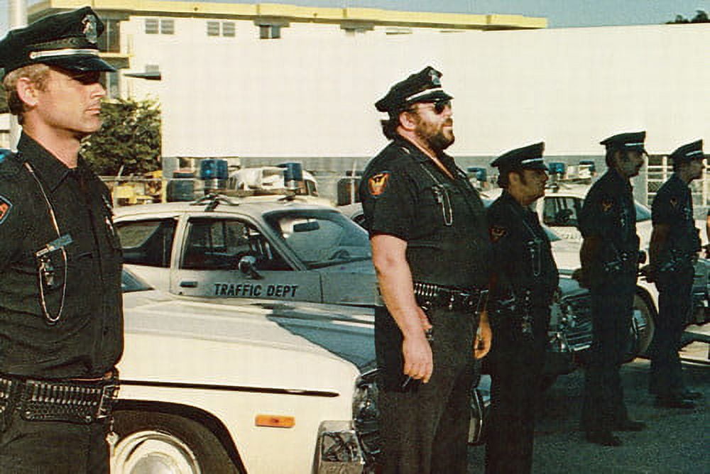 Terence Hill and Bud Spencer in I due superpiedi quasi piatti Crime ...