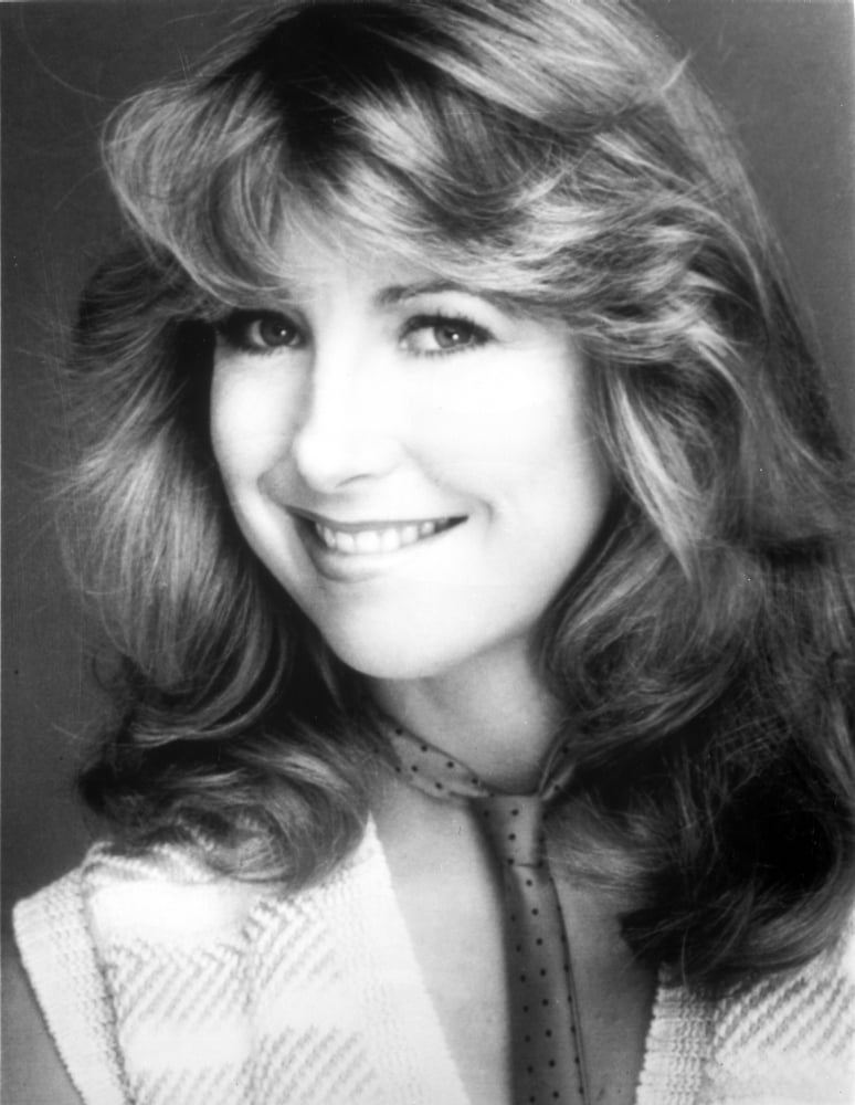 Teri Garr Portrait in Classic Photo Print (8 x 10) - Walmart.com