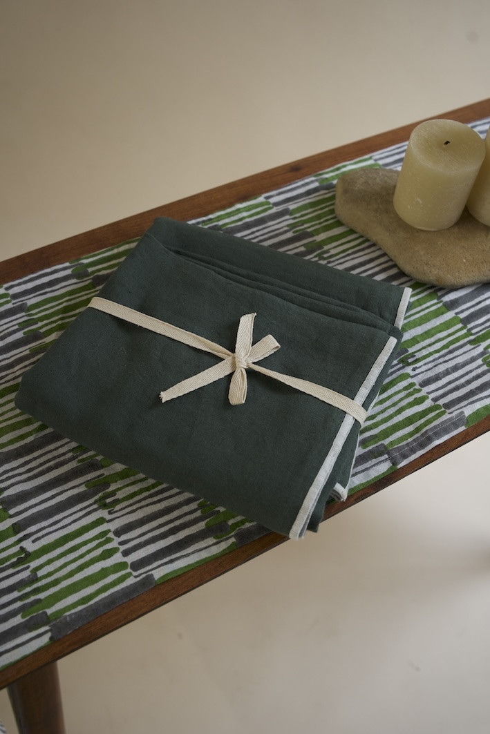 Terra Home Olive Linen 6-Seater Stonewashed Table Cloth | 100% Pure ...