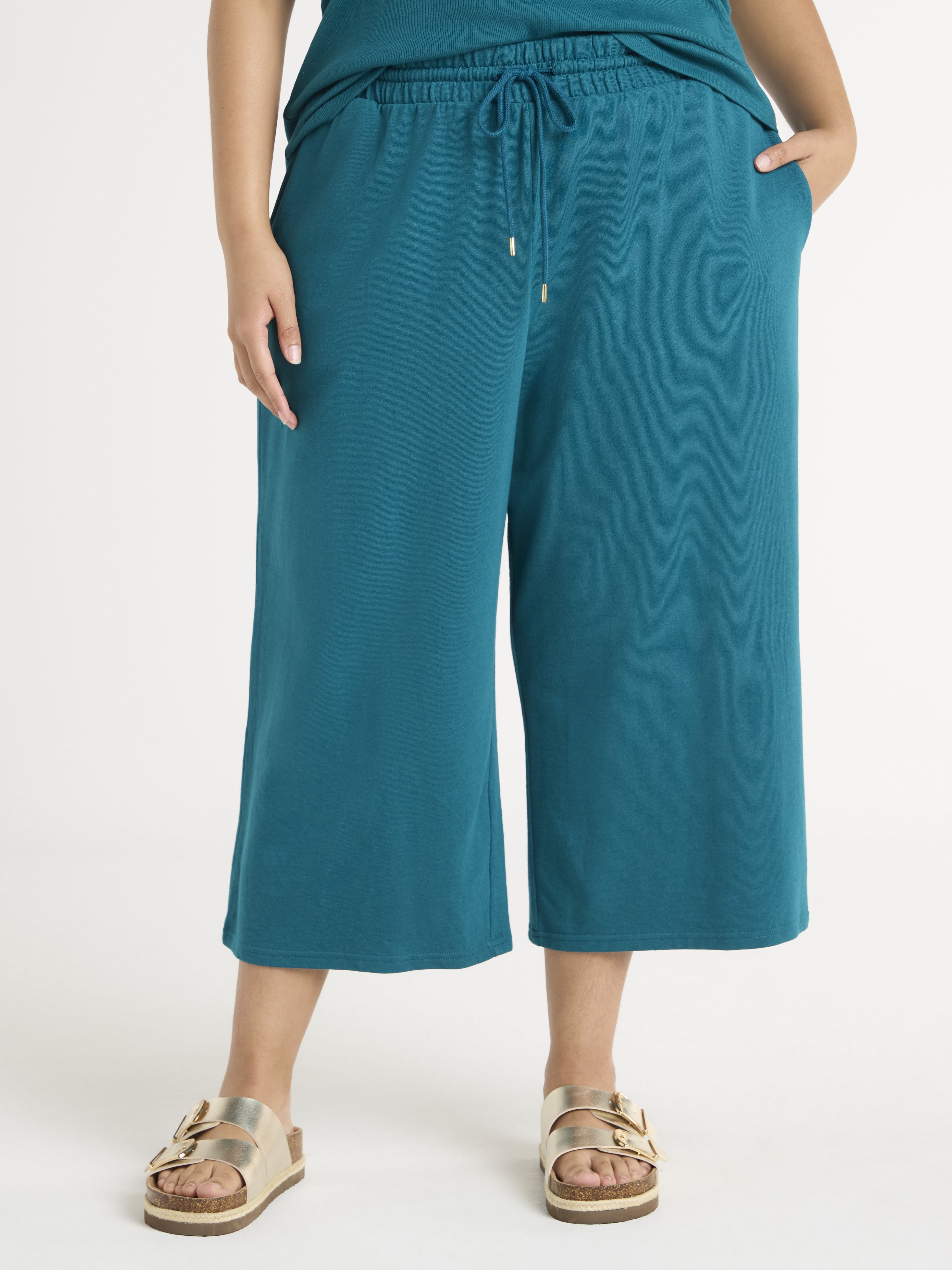 Terra & Sky Women's Plus Size Pull On French Terry Cloth Capris, 22 ...