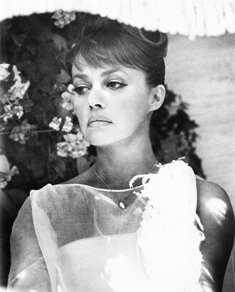 The Bride Wore Black (Aka La Mariee Etait En Noir) Jeanne Moreau 1968 ...