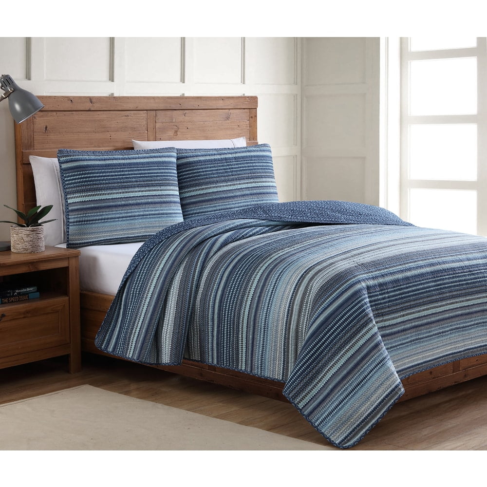 The Curated Nomad Flora Blue Quilt Set, King Size, 3 Piece Winter ...